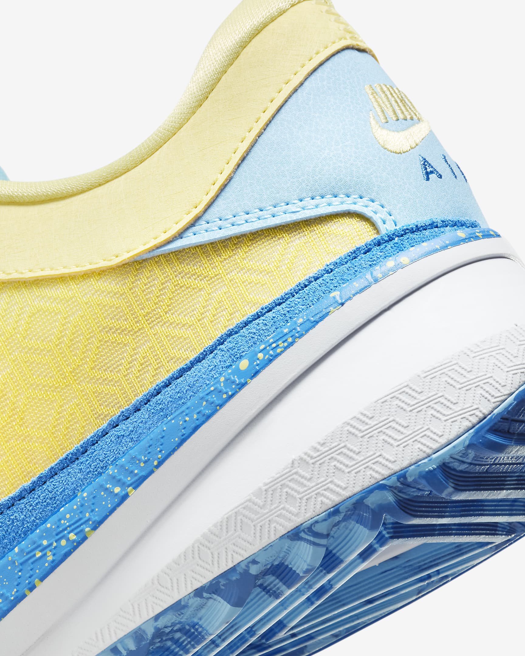 Giannis Freak 5 Basketball Shoes. Nike BE