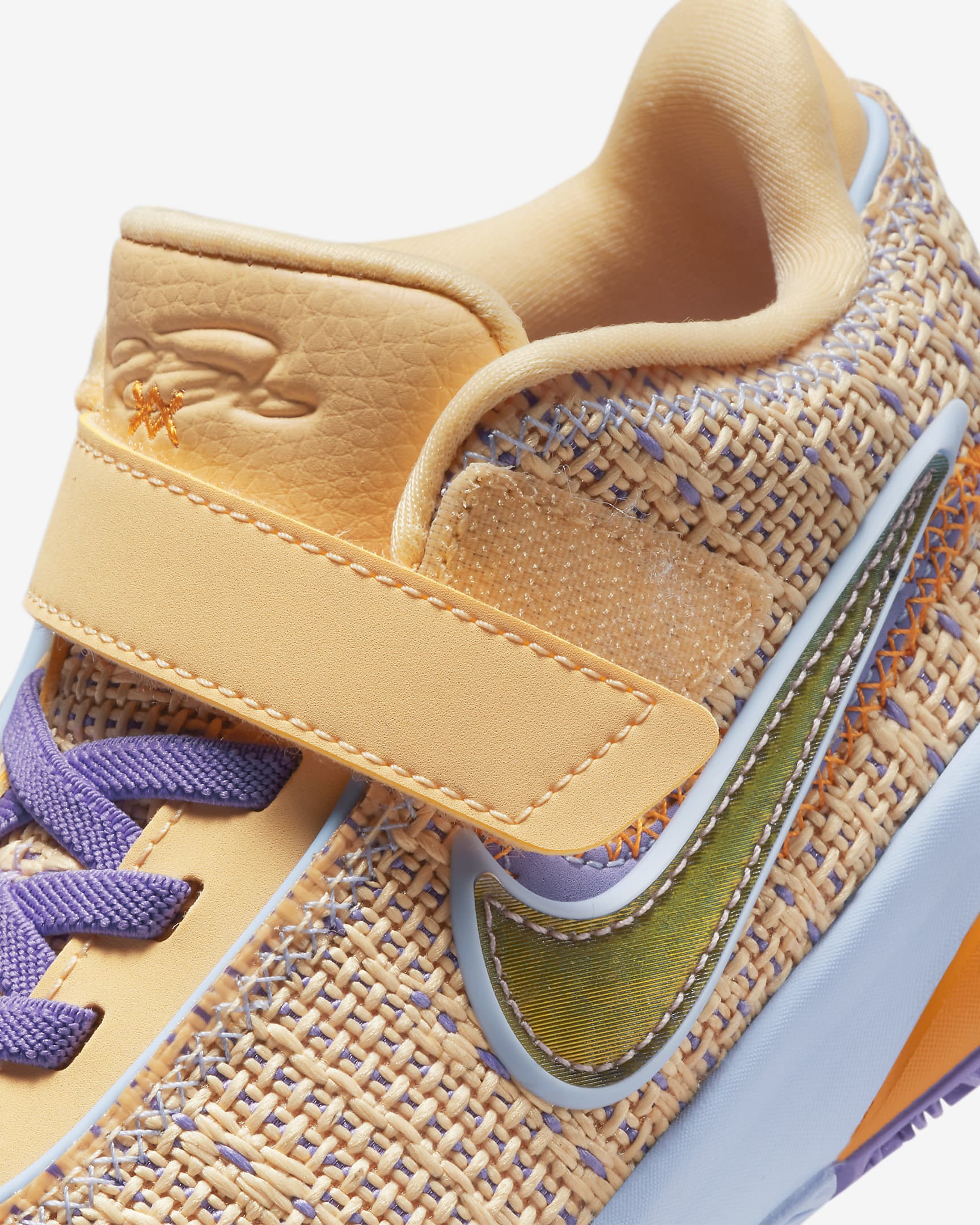 LeBron XX Younger Kids' Shoes. Nike MY