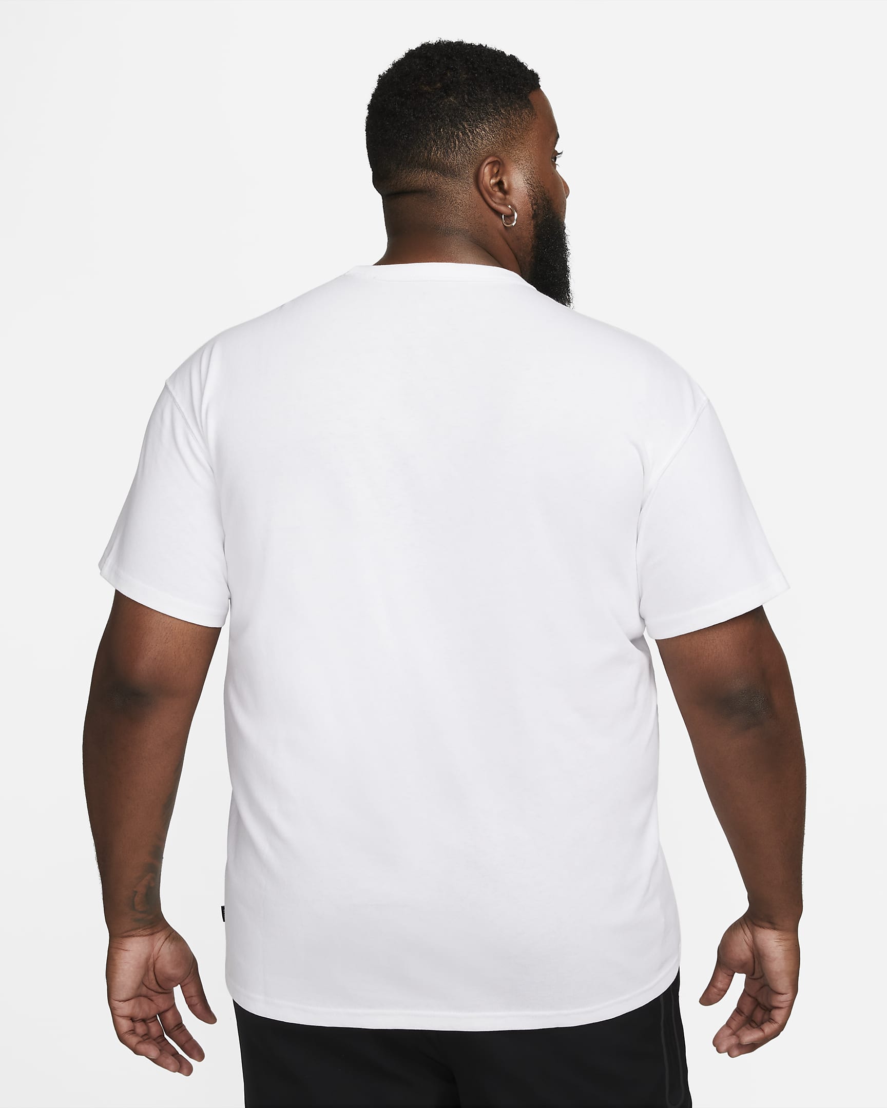 Nike Sportswear Premium Essentials Men's Pocket T-Shirt. Nike UK