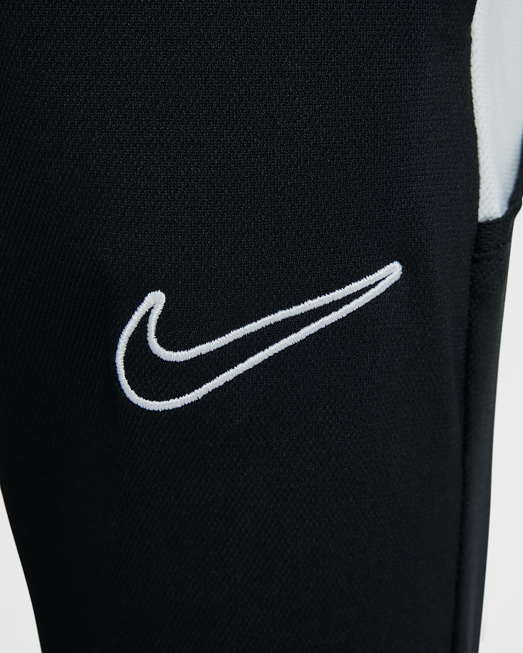 Nike Academy Older Kids' Dri-FIT Football Tracksuit. Nike IL