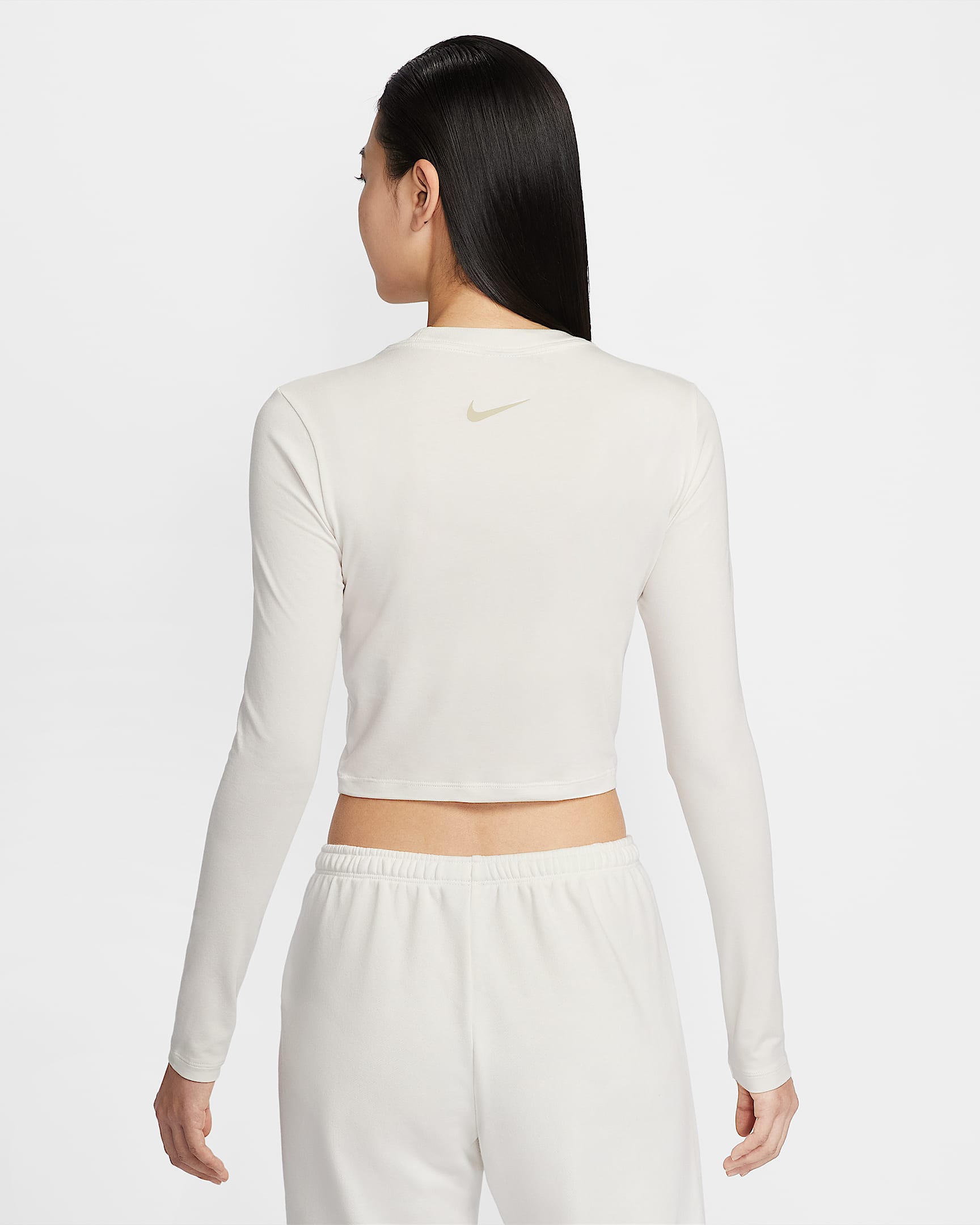Nike Sportswear Chill Knit Women's Slim Long-Sleeve Cropped Top. Nike VN