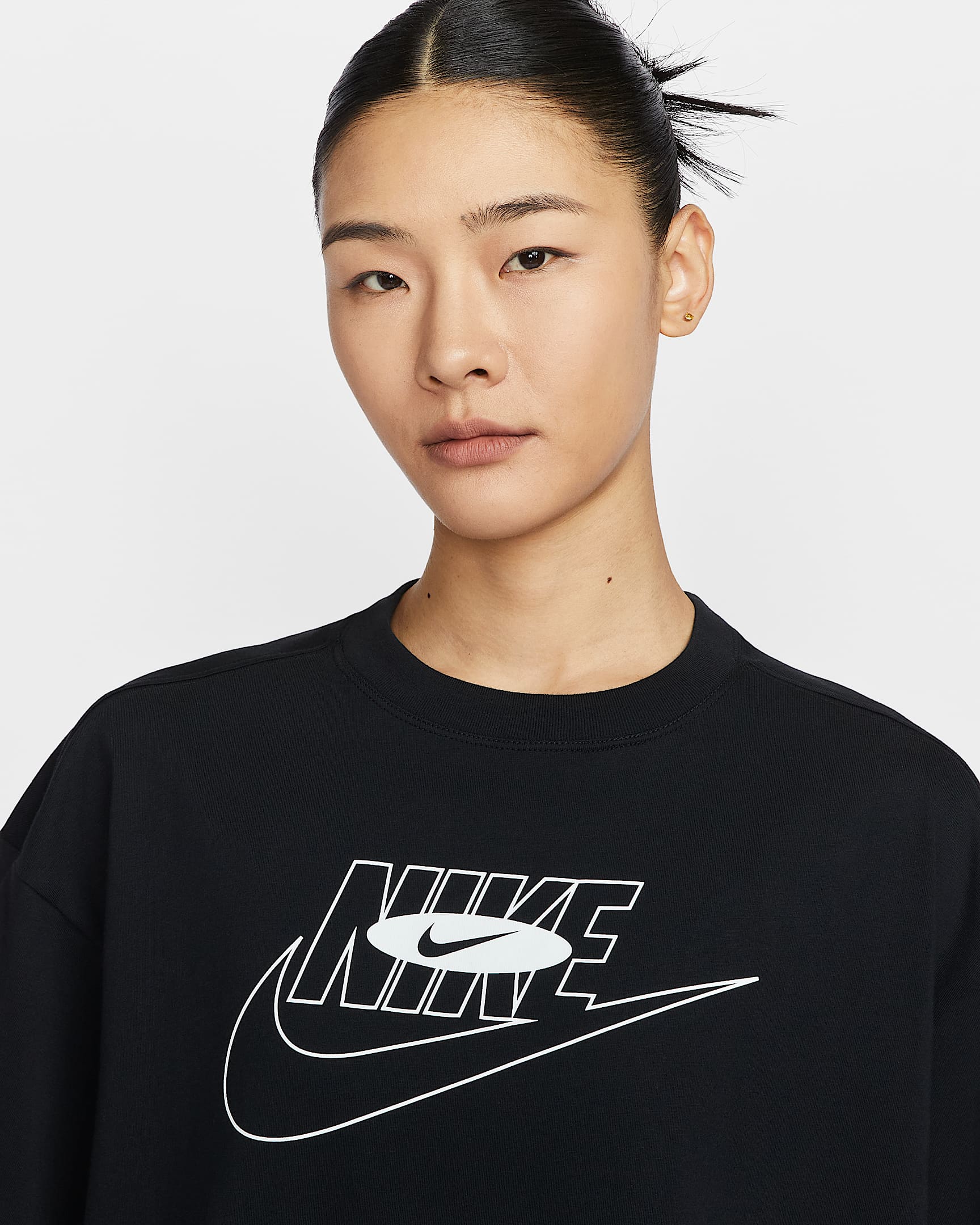 Nike Sportswear Women's Oversized T-Shirt. Nike IN