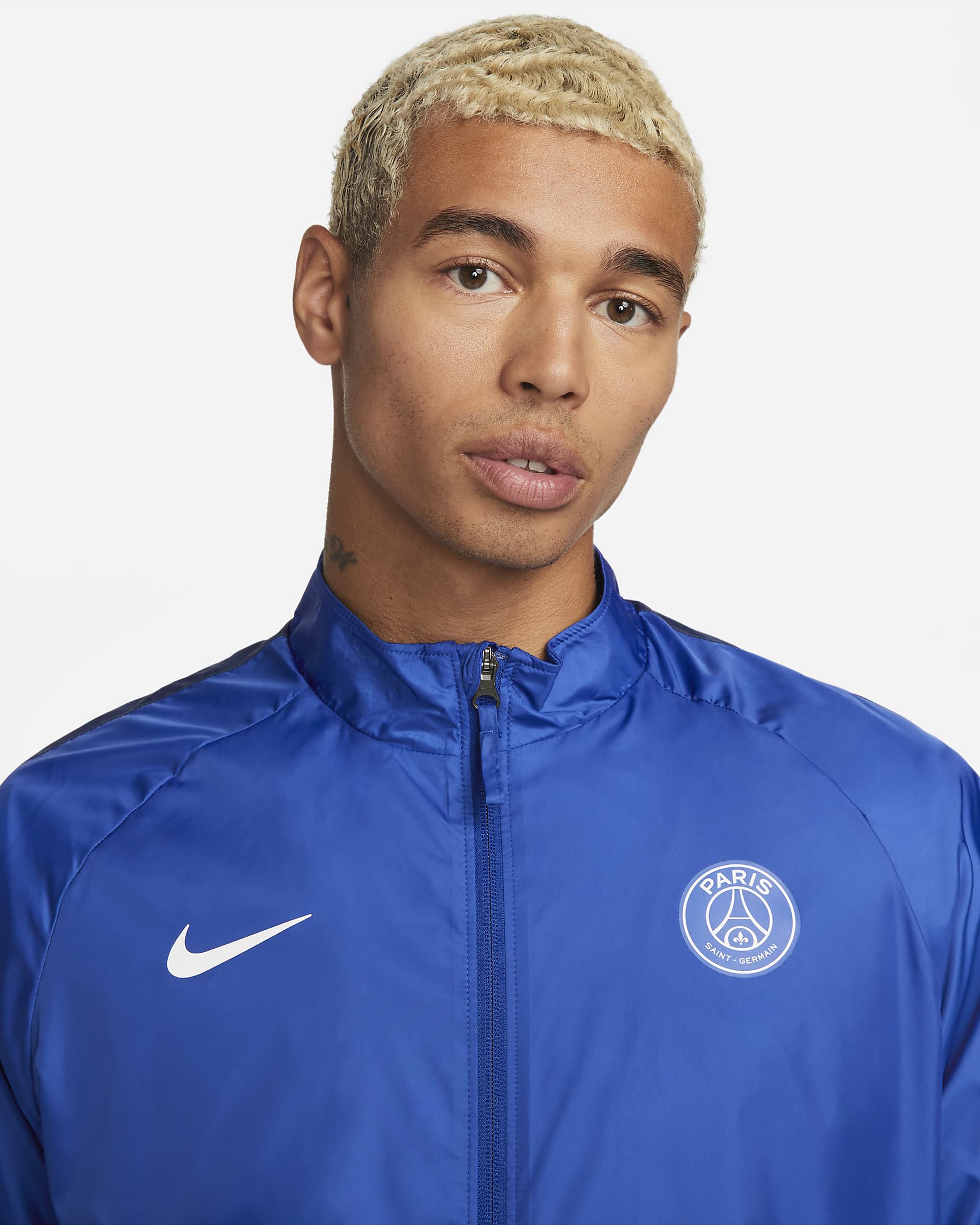 Paris Saint-Germain Repel Academy AWF Men's Football Jacket. Nike HR