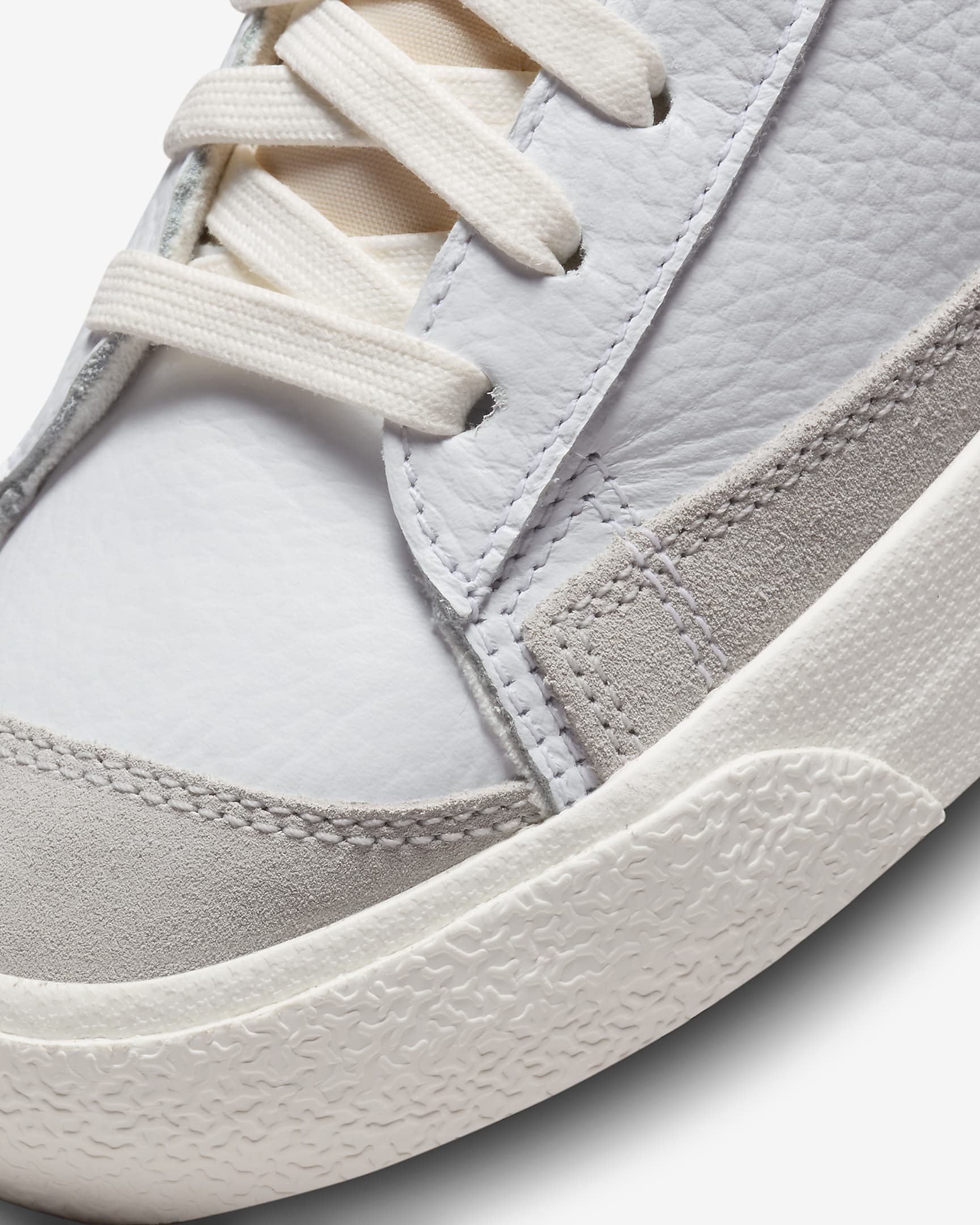 Nike Blazer Mid '77 Shoes. Nike SE