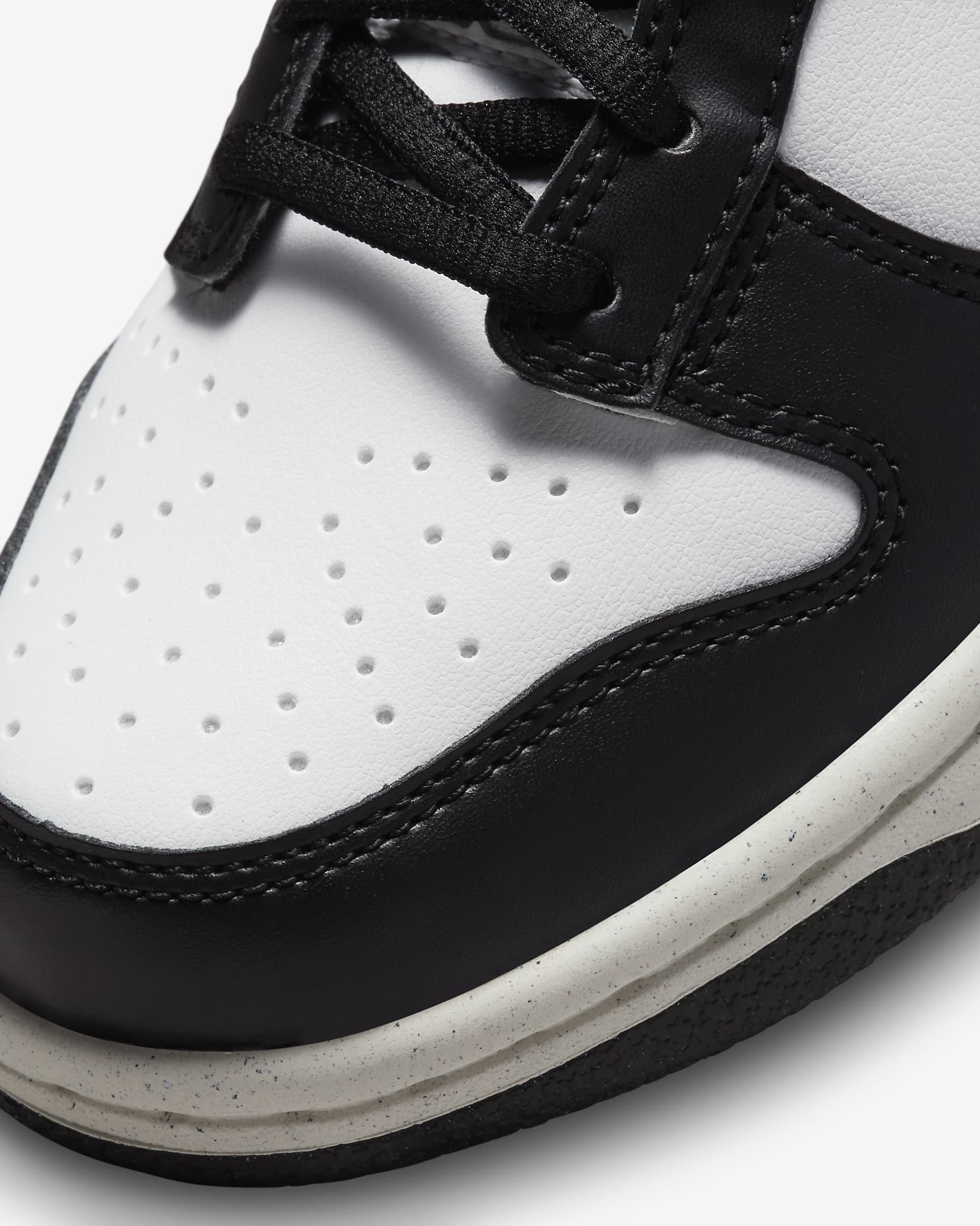 Nike Dunk Low Next Nature Older Kids' Shoes. Nike HR