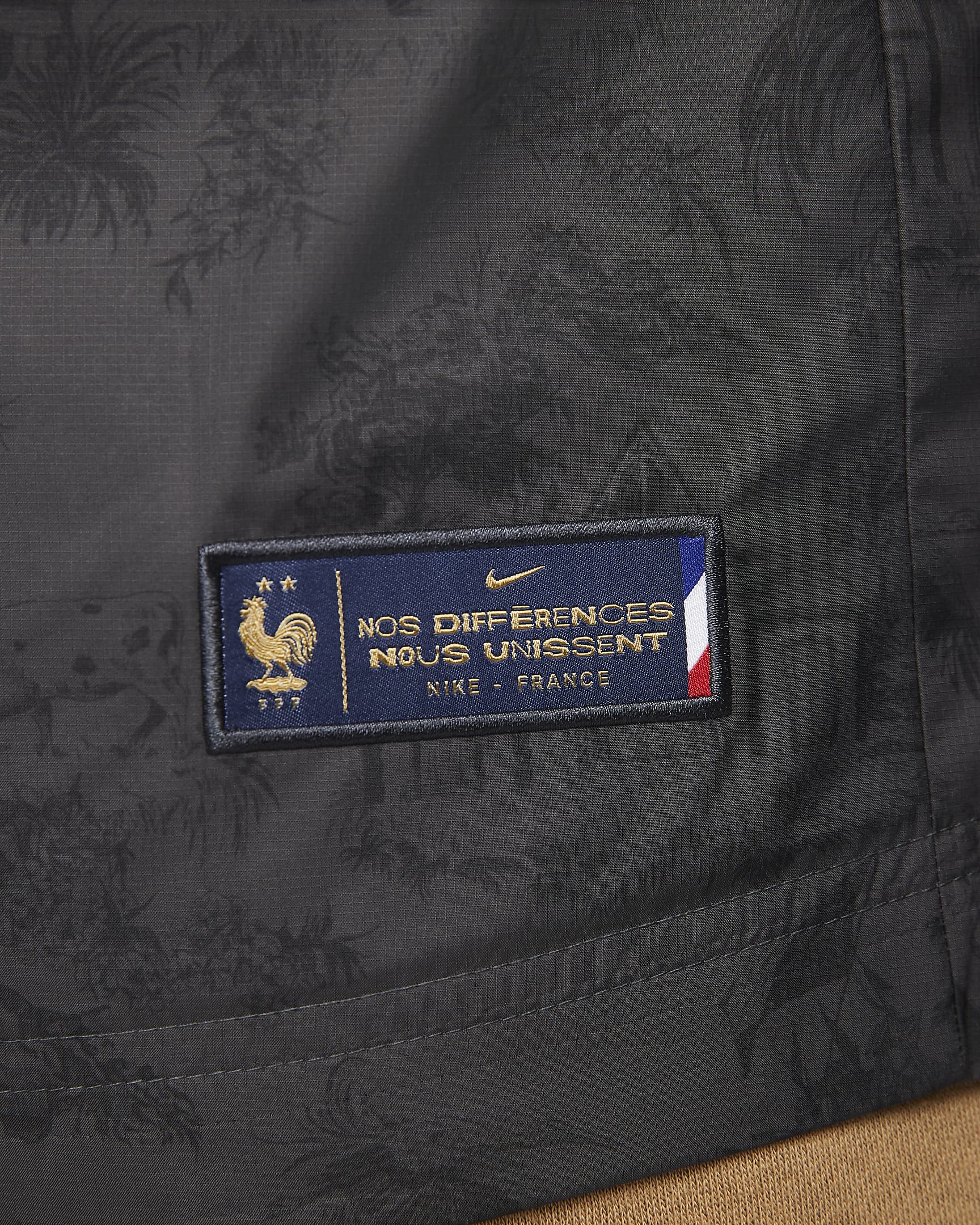 FFF AWF Men's Full-Zip Football Jacket. Nike LU