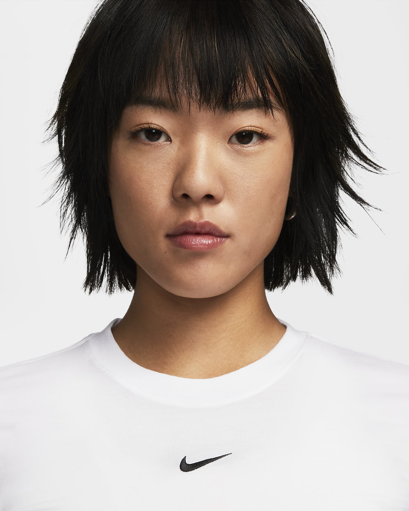 나이키 스포츠웨어 에센셜 여성 슬림 핏 크롭 티셔츠 나이키 코리아