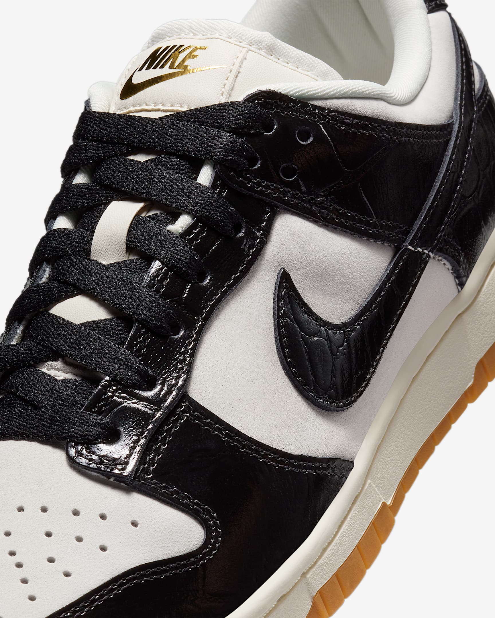 Nike Dunk Low LX Women's Shoes. Nike LU