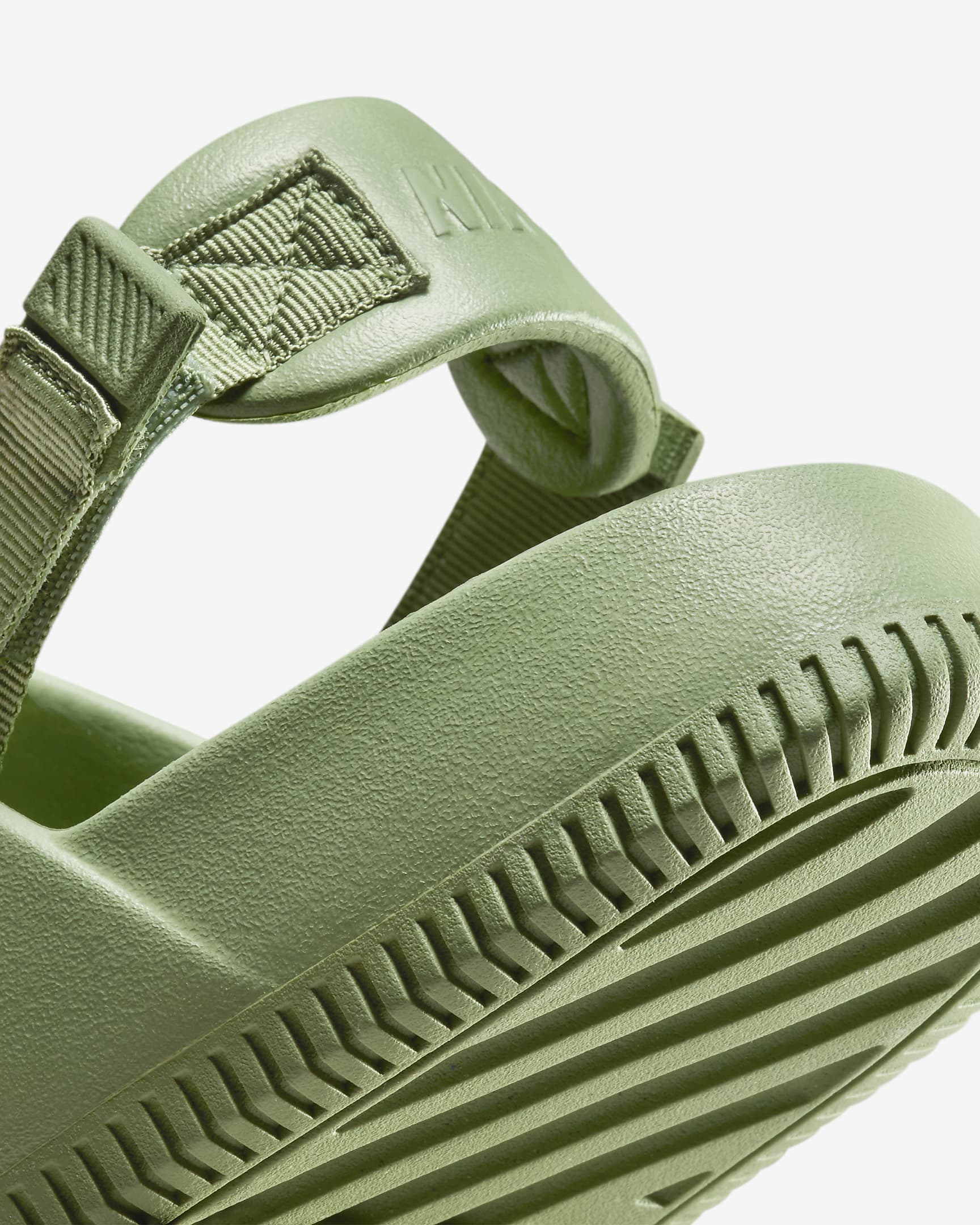 Nike Calm Women's Mules. Nike IE