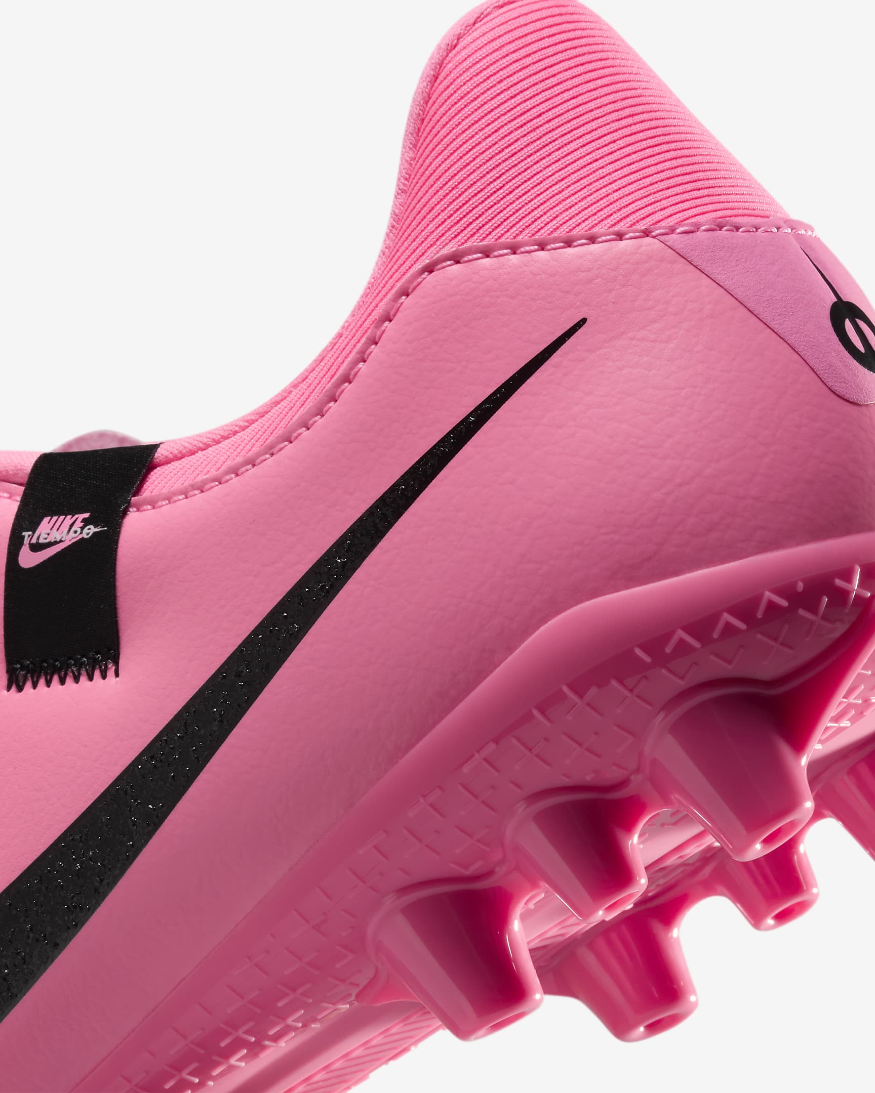 Tacos de fútbol AG de corte low Nike Tiempo Legend 10 Academy. Nike.com