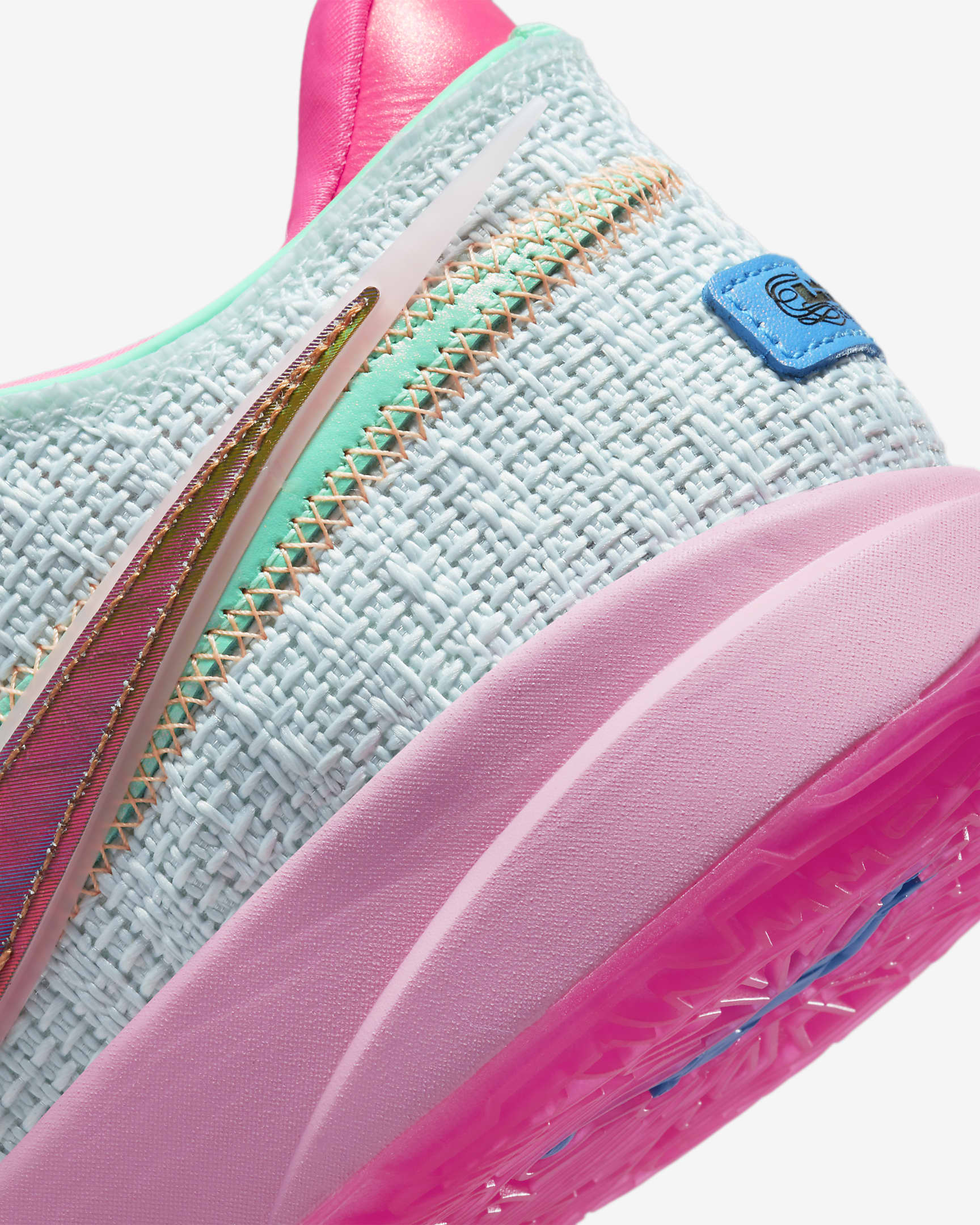 LeBron XX EP Basketball Shoes. Nike SG