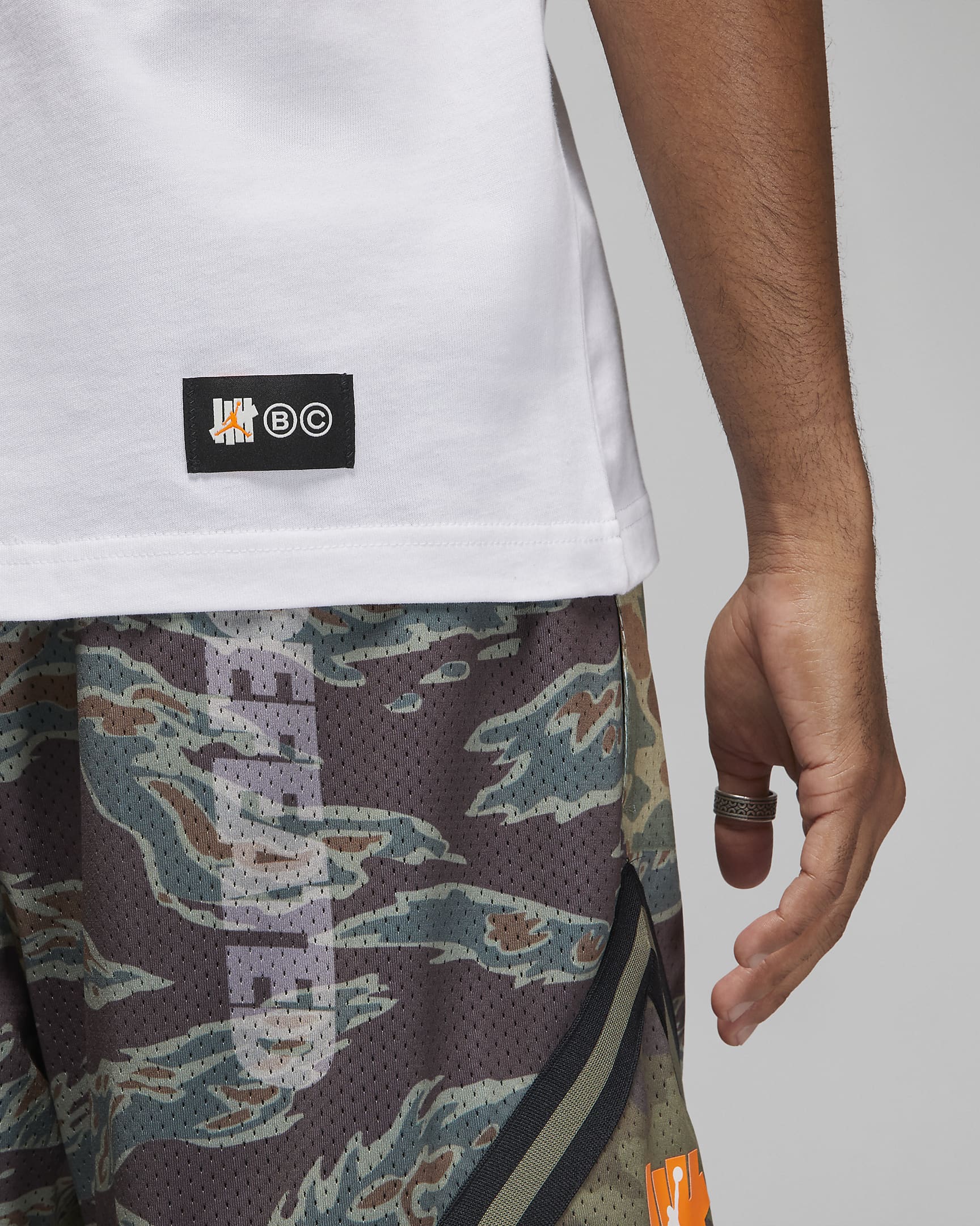 Jordan x UNDEFEATED Men's T-Shirt. Nike AE