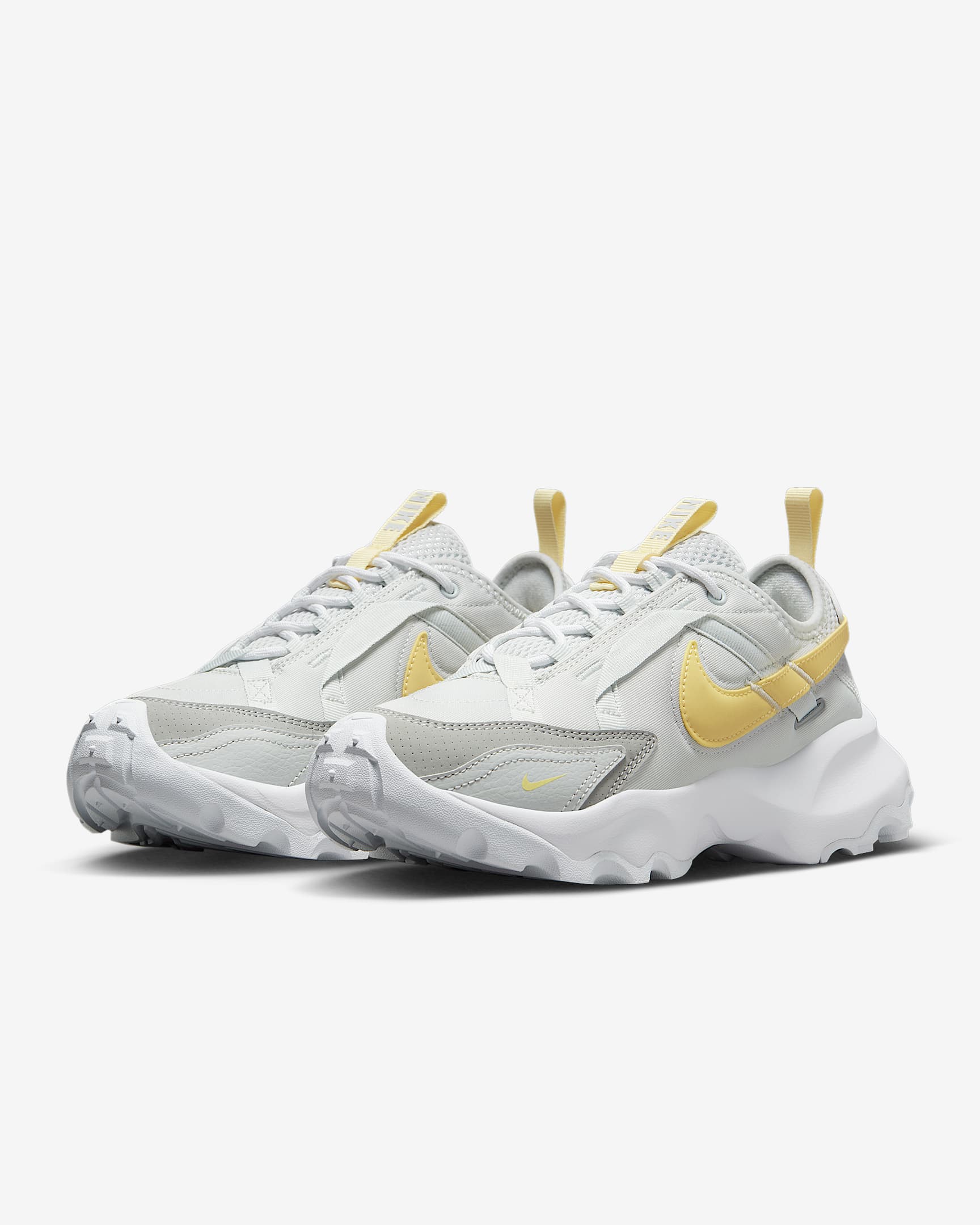 Chaussure Nike TC 7900 pour femme. Nike BE