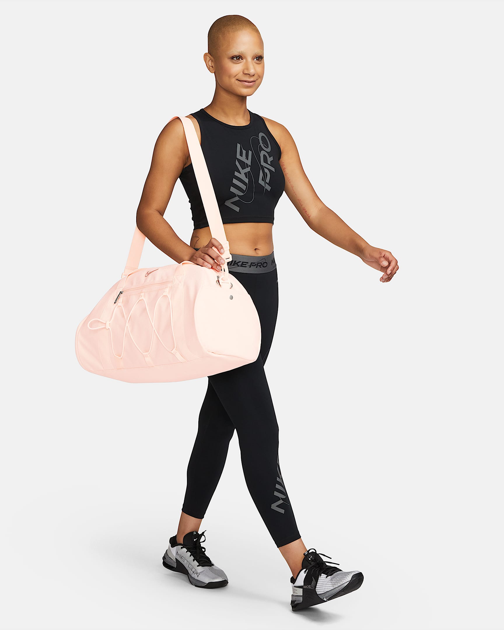 Nike One Club Damen-Trainingstasche (24 l). Nike BE