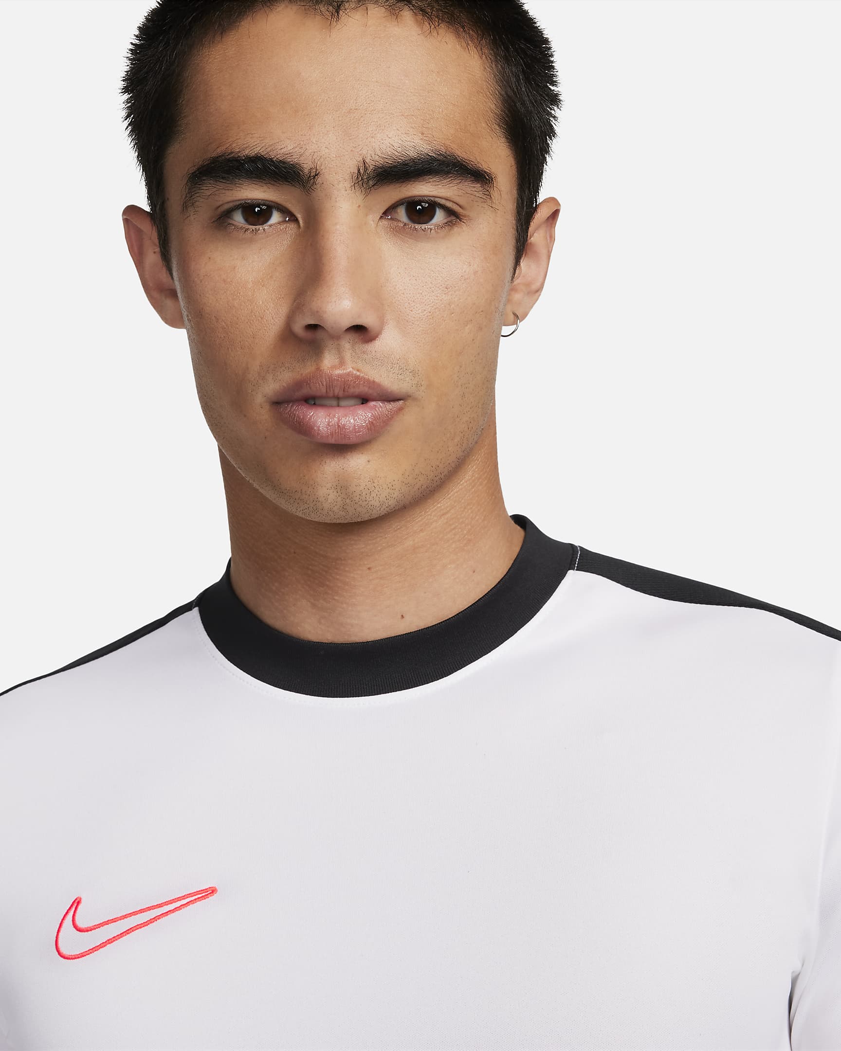 Nike Dri-FIT Academy Men's Short-Sleeve Football Top. Nike IN