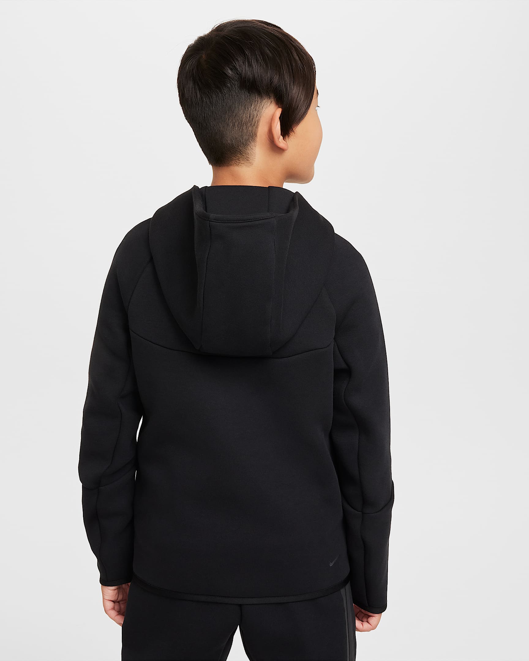 Nike Sportswear Tech Fleece Older Kids' Full-Zip Hoodie. Nike BG