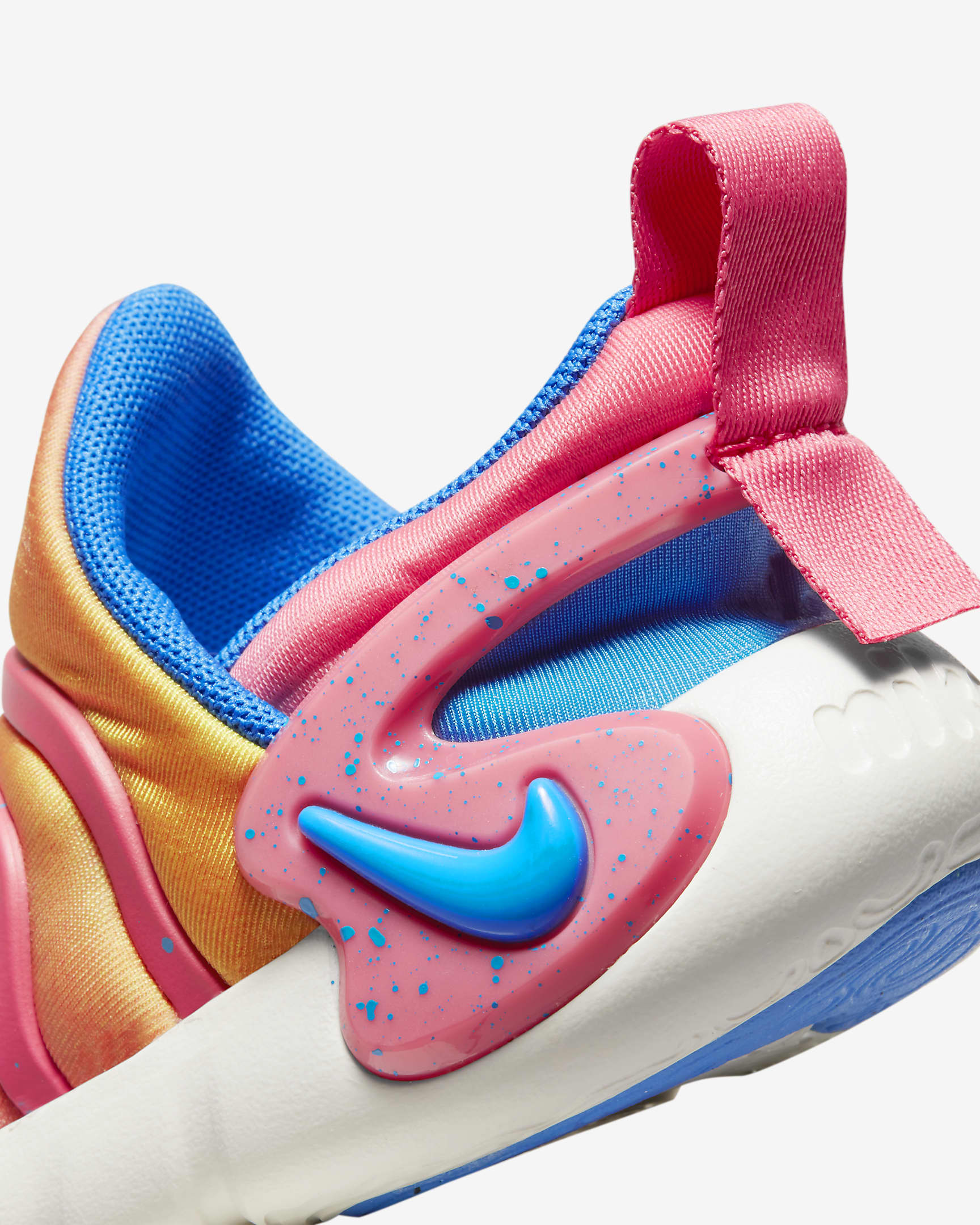Nike Dynamo GO SE könnyen fel- és levehető cipő babáknak. Nike HU