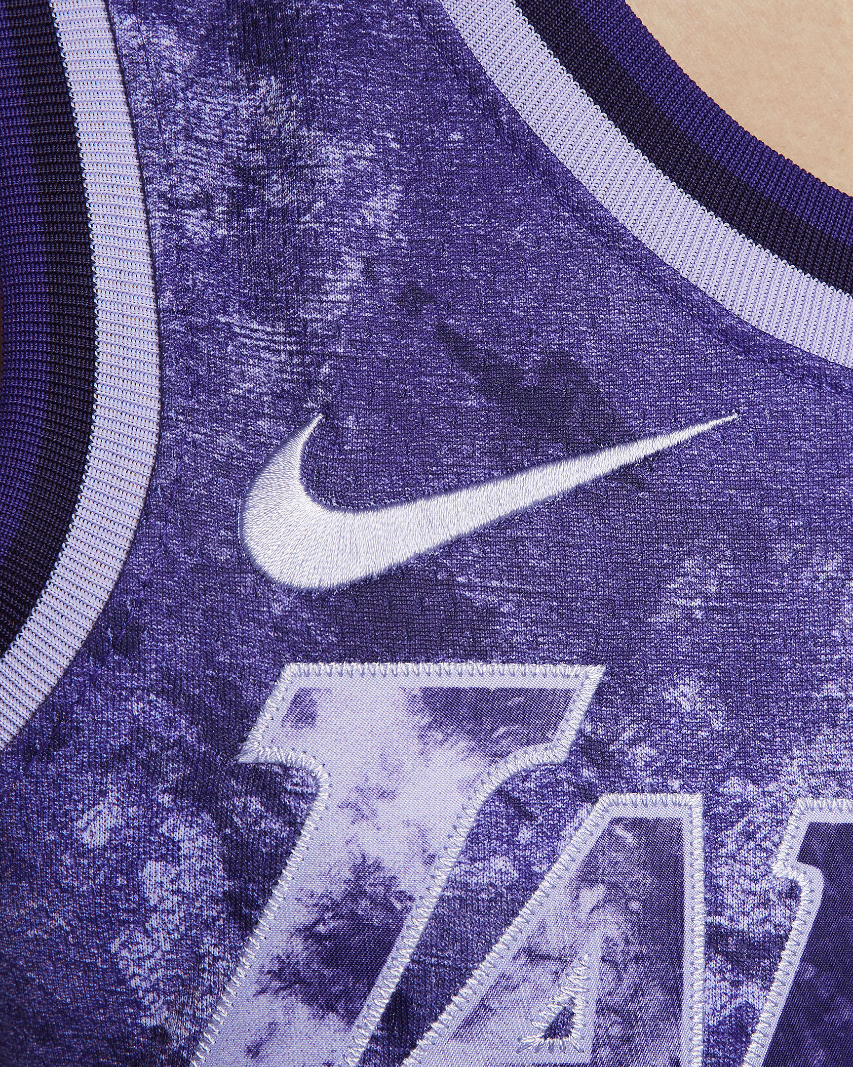 LeBron James Los Angeles Lakers 2022/23 Select Series 男款 Nike Dri-FIT ...