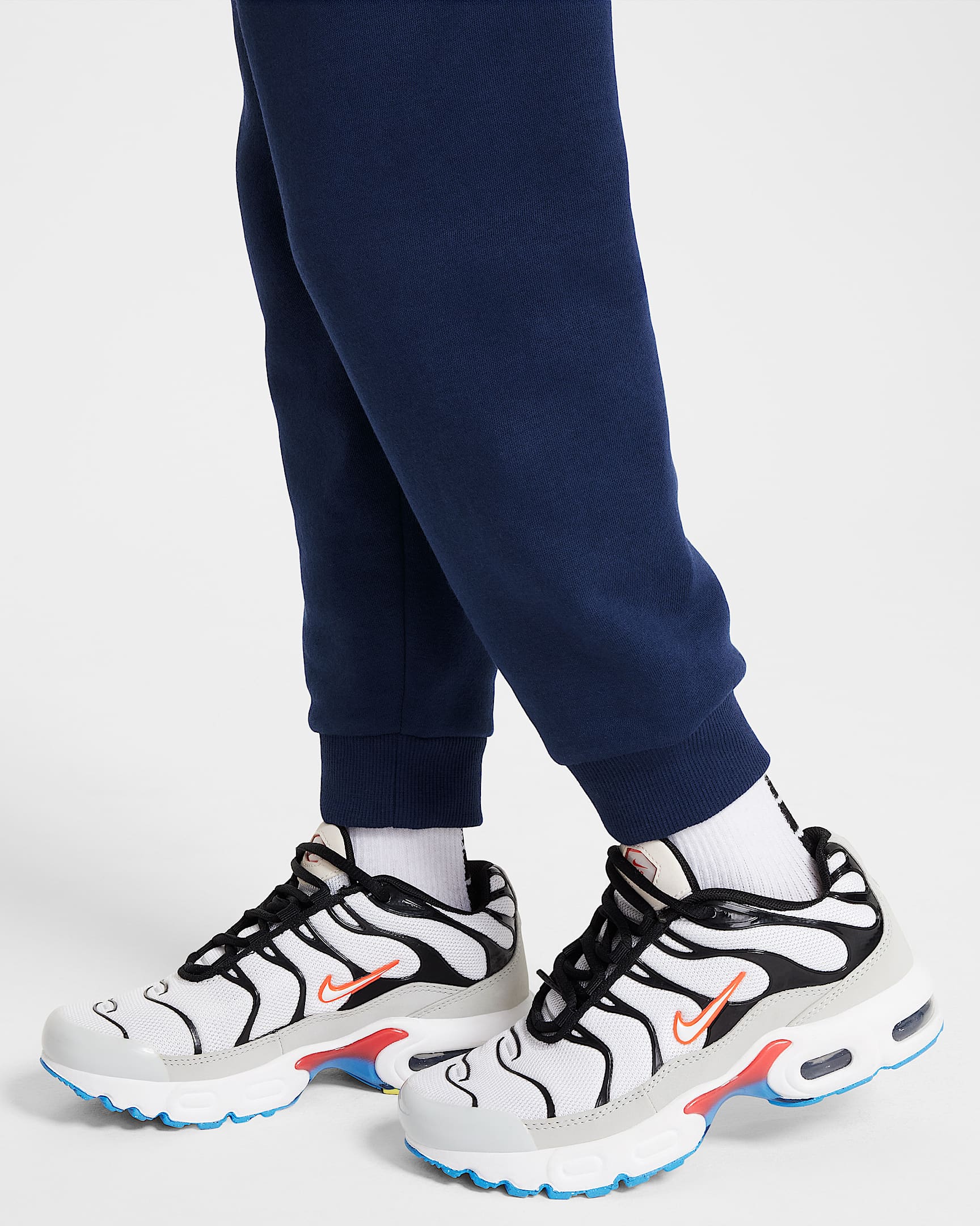 Nike Sportswear Powder Play Younger Kids' Lightweight Fleece 2-Piece Crew Set. Nike UK