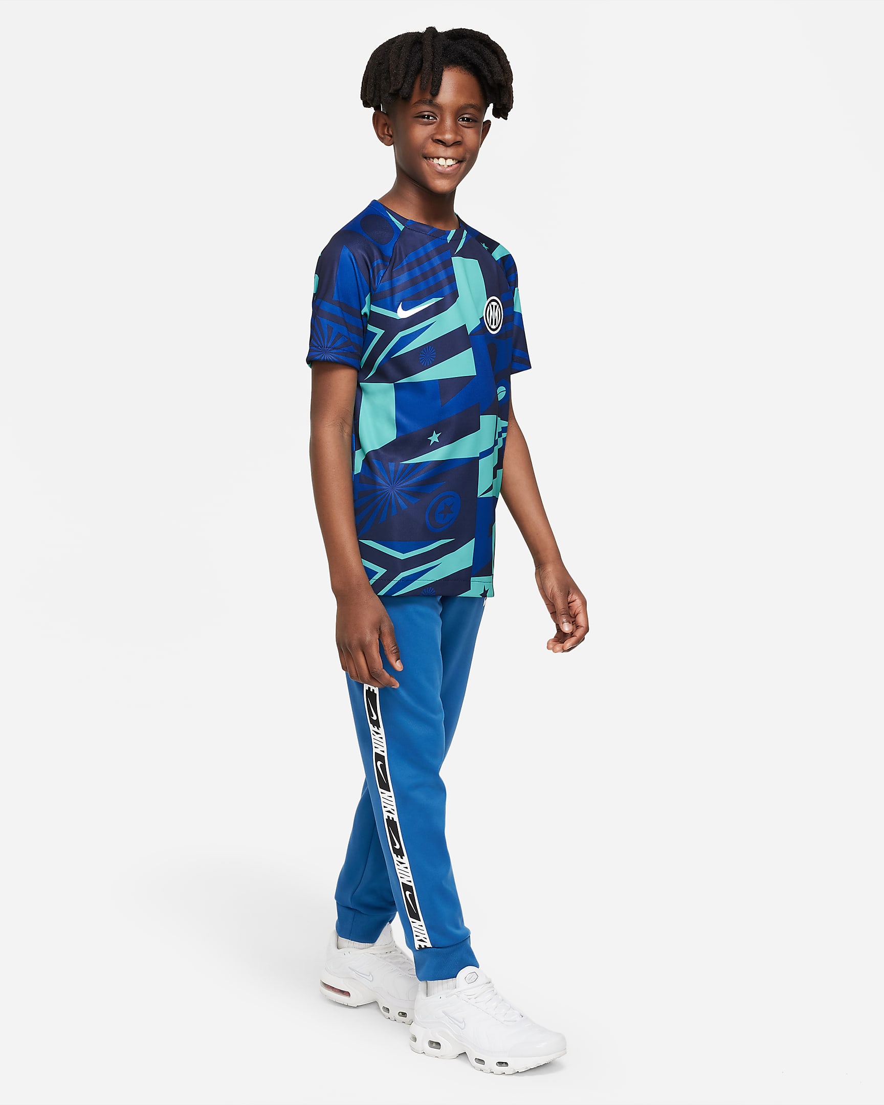 Inter Milan Older Kids' Nike Dri-FIT Pre-Match Football Top. Nike CZ