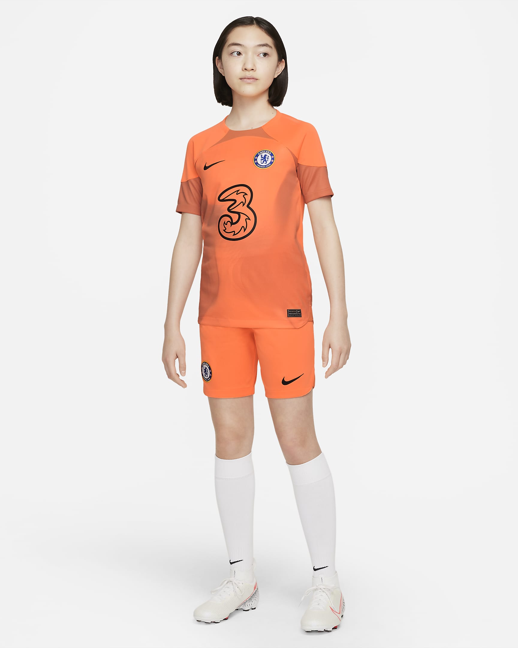 Chelsea F.C. 2022/23 Stadium Goalkeeper Older Kids' Nike Dri-FIT Football Shorts. Nike SE