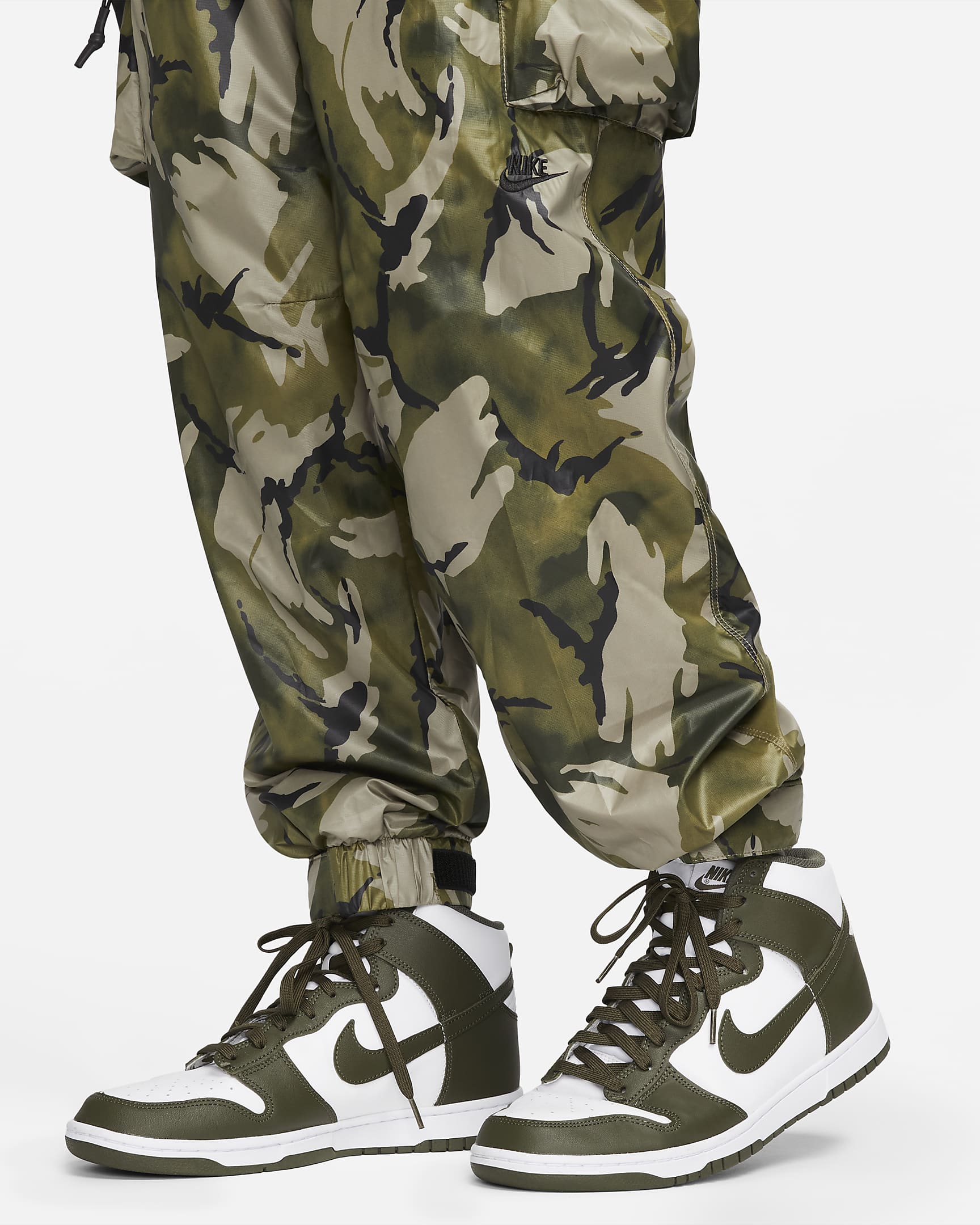 Nike Sportswear Tech Pack Geweven herenbroek met voering. Nike NL