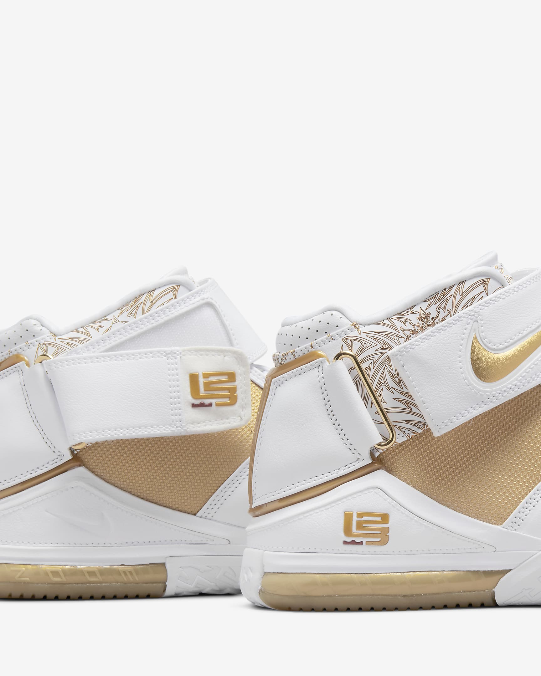 Nike LeBron 2 Men's Shoes. Nike IE