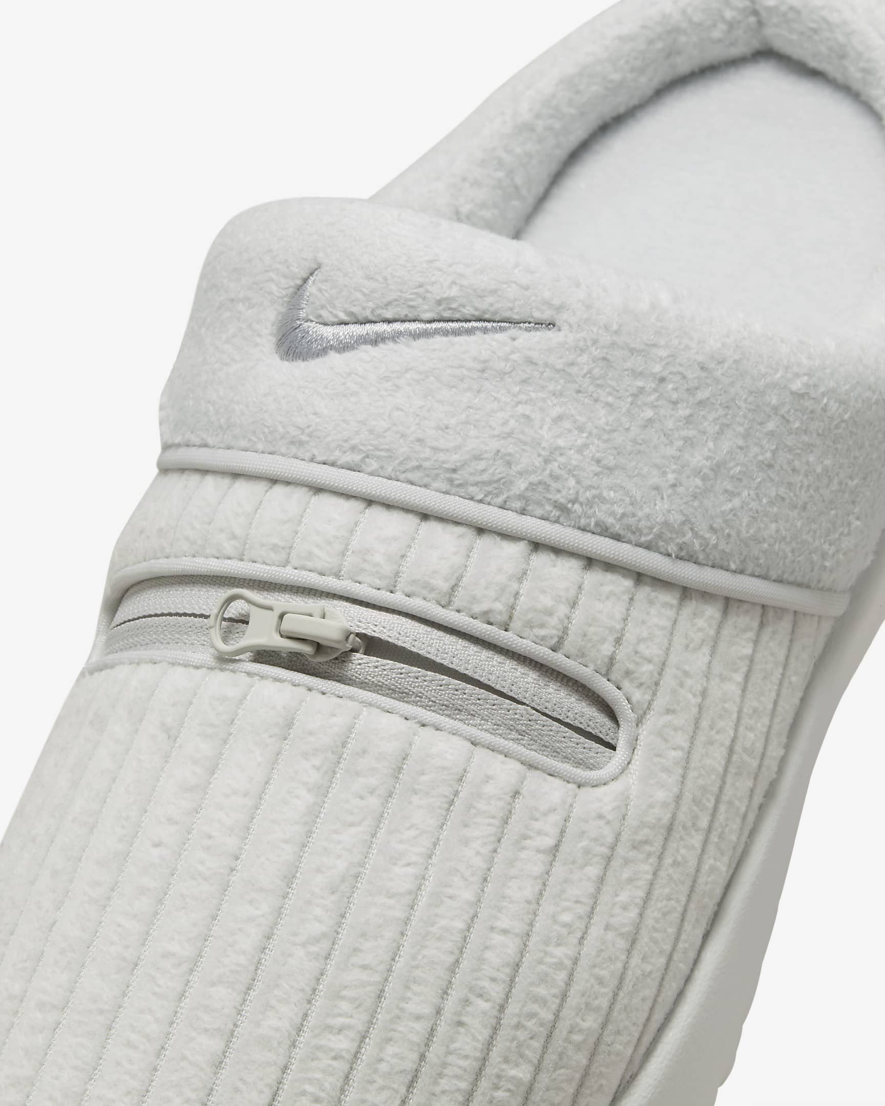 Nike Burrow Women's Slippers. Nike BE