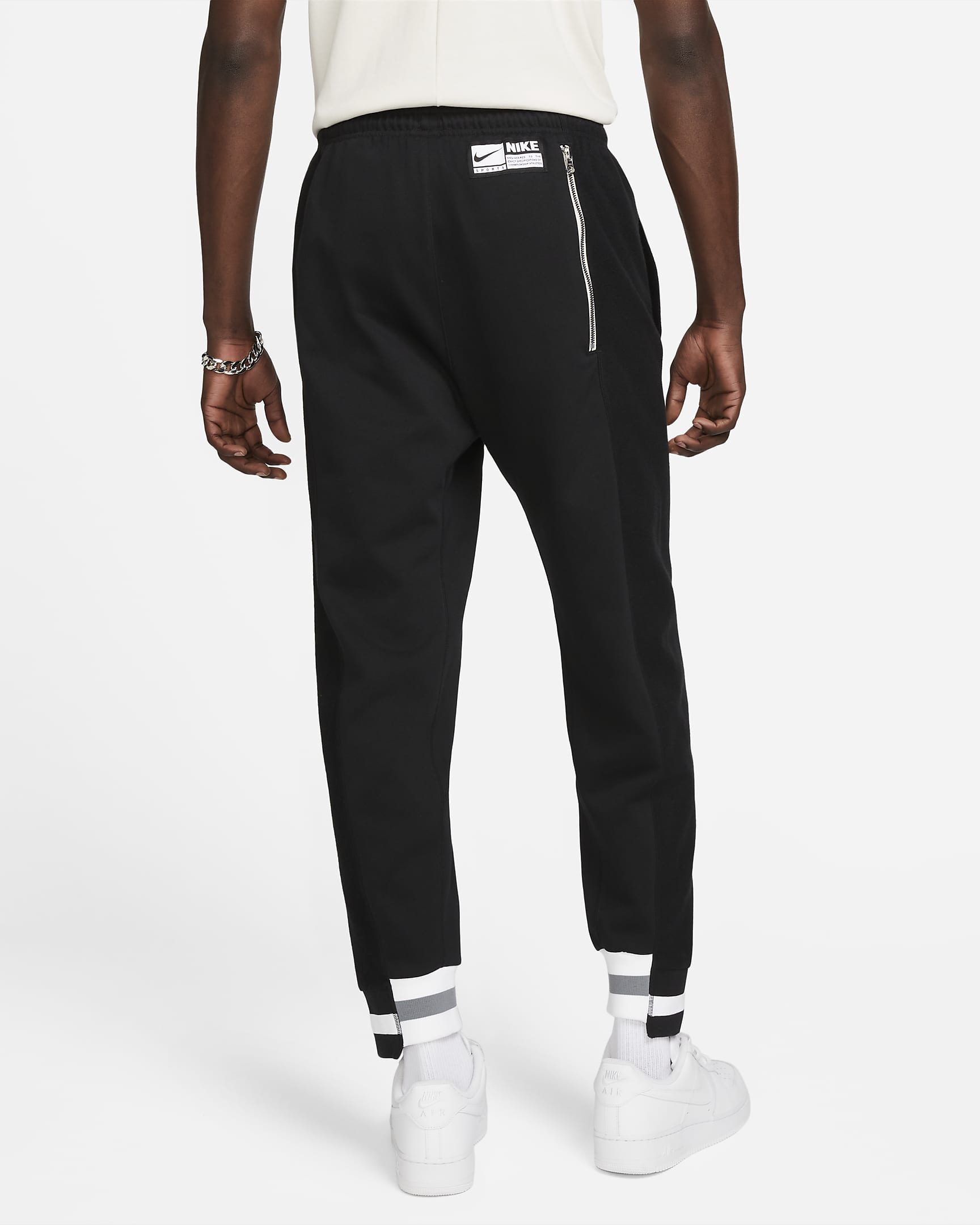 Nike Dri-FIT Standard Issue Men's Basketball Trousers. Nike CZ