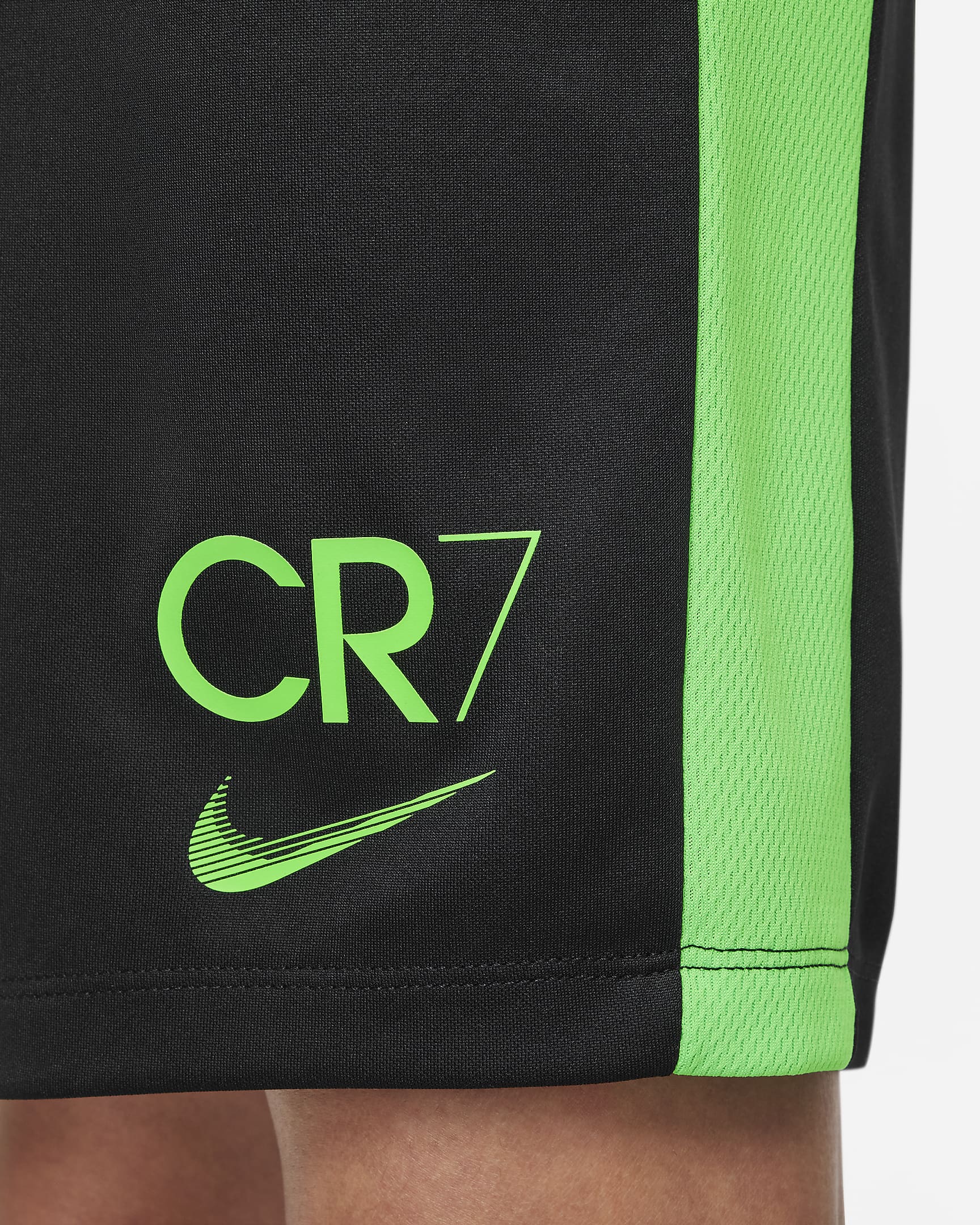 Shorts de fútbol Dri-FIT para niños talla grande Academy23 CR7. Nike.com