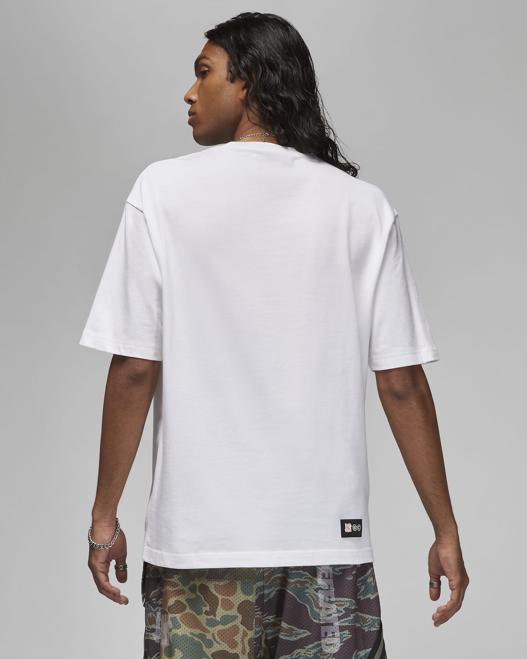 Jordan x UNDEFEATED Men's T-Shirt. Nike AE