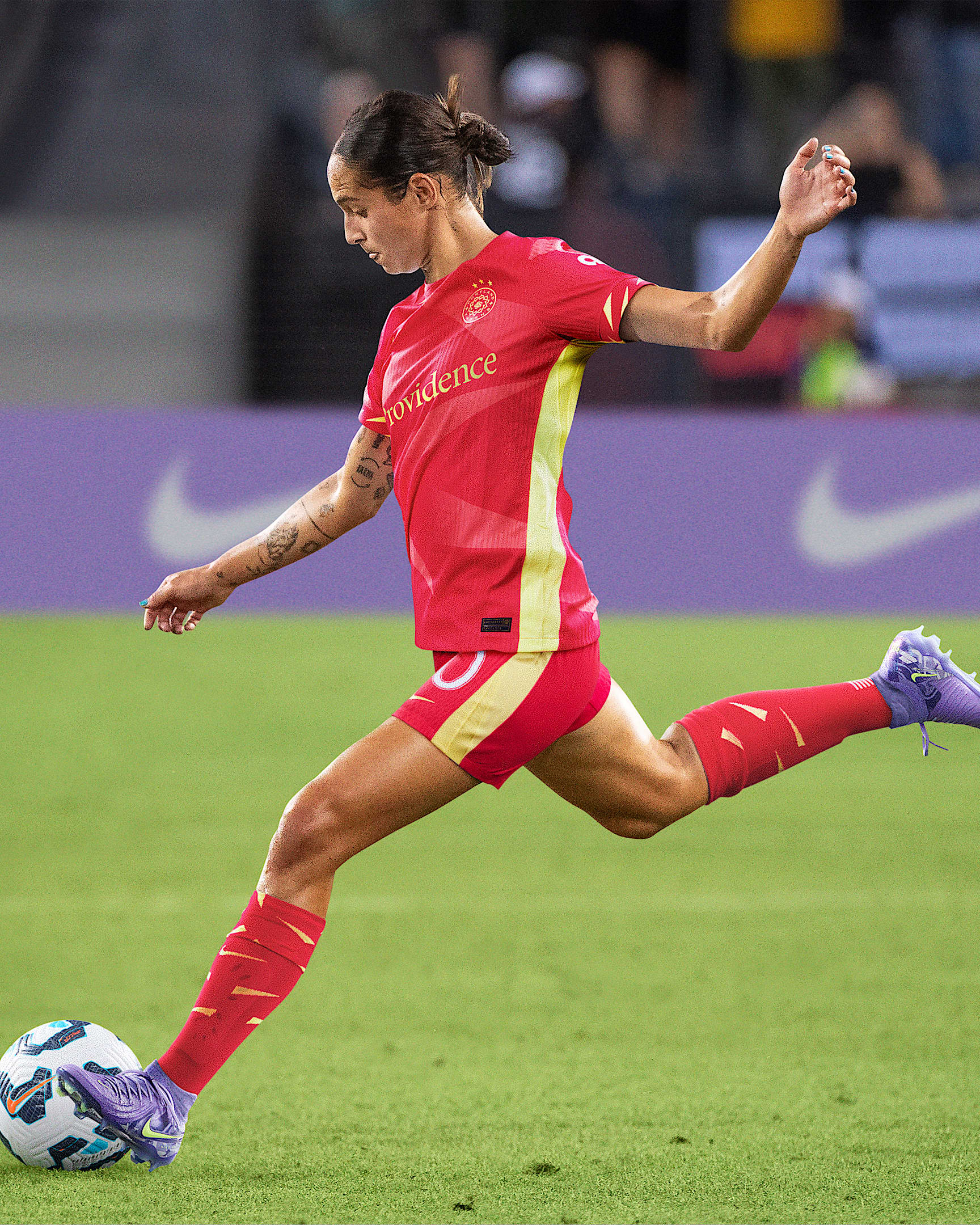 Nike United Phantom Luna 2 Elite FG High-Top Football Boot. Nike UK