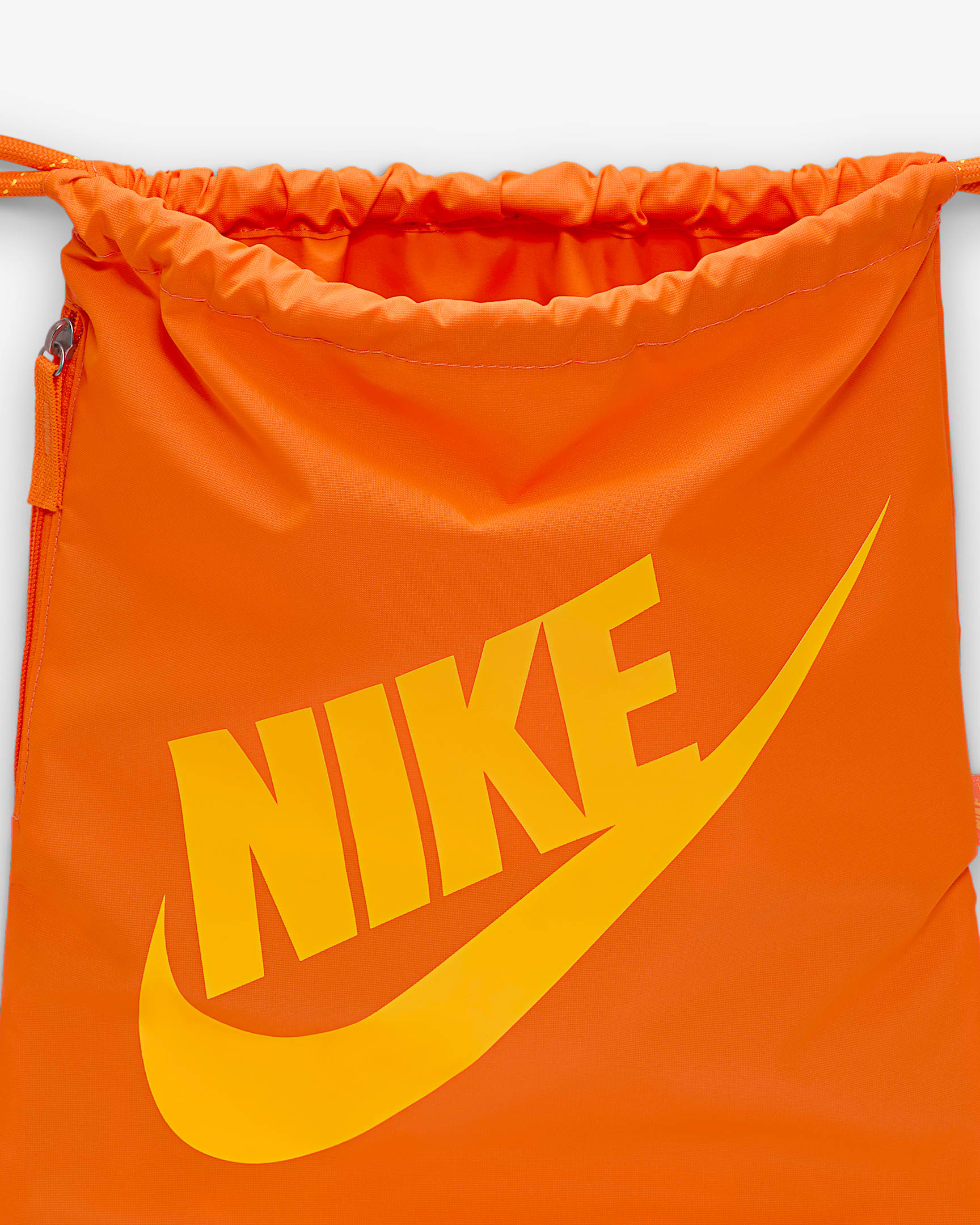 Sacca con laccetti Nike Heritage (13 l). Nike CH