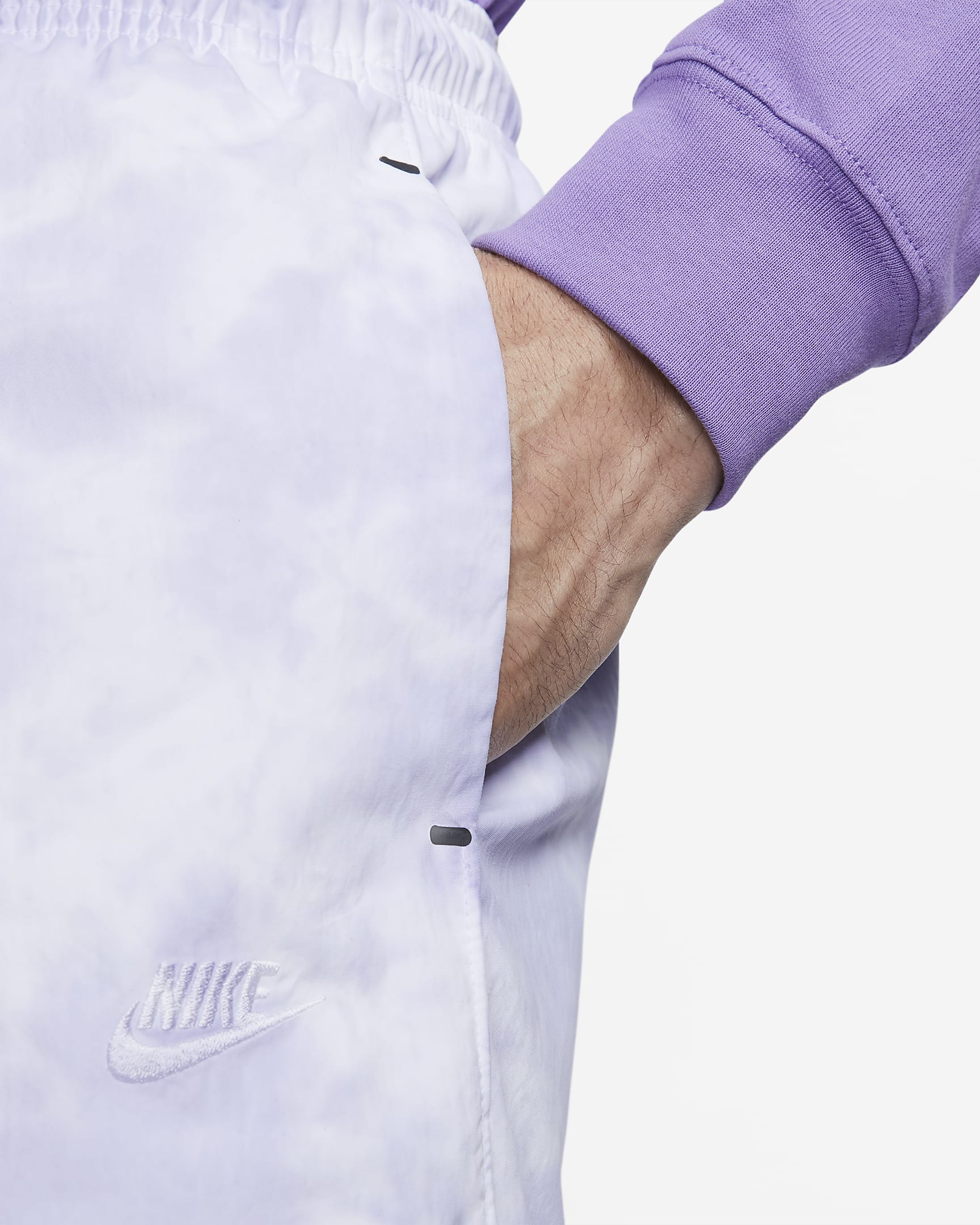 Nike Sportswear Tech Pack Herren-Webshorts. Nike CH