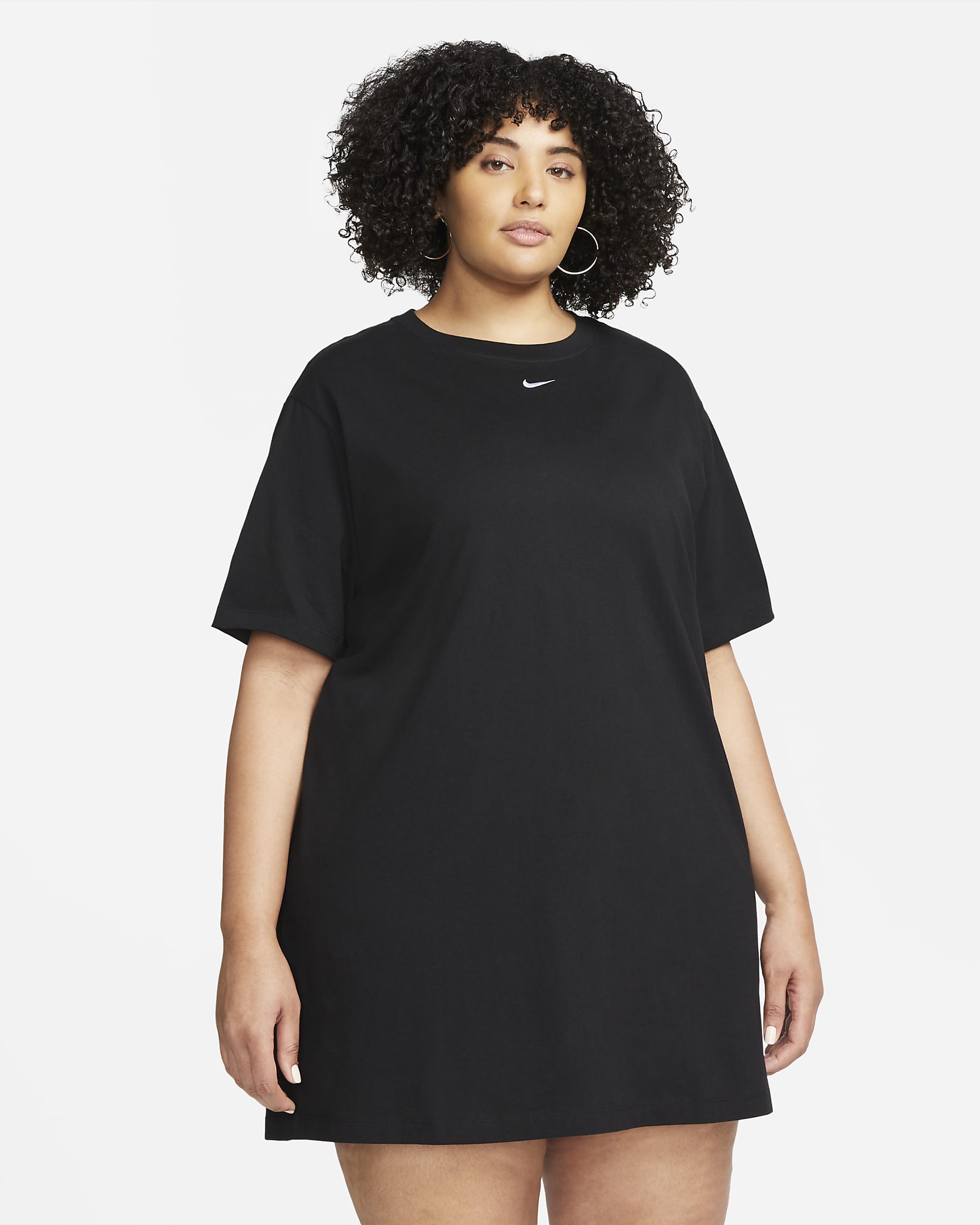 Nike Sportswear Essential női ruha (plus size méret). Nike HU