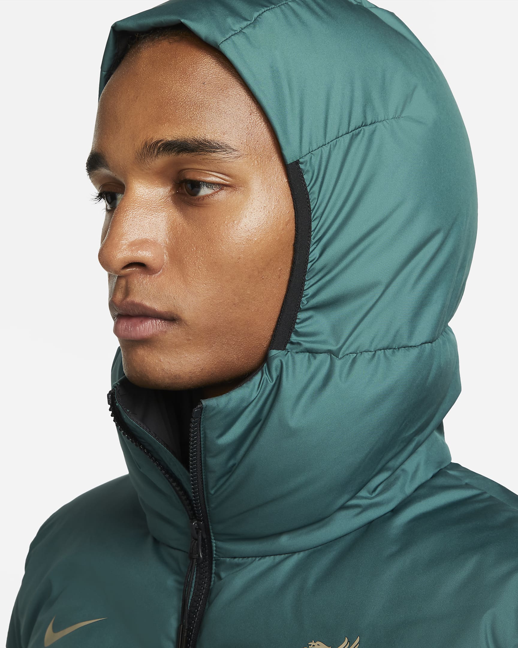 Liverpool F.C. Strike Men's Nike Therma-FIT Football Jacket. Nike IL