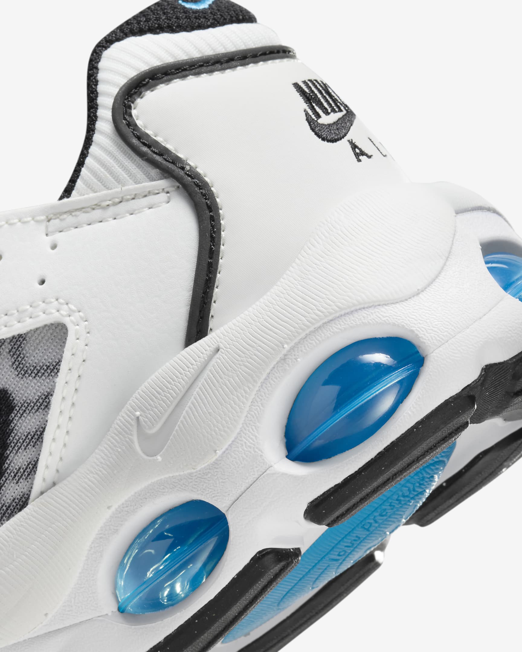 Nike Air Max TW Older Kids' Shoes. Nike BE