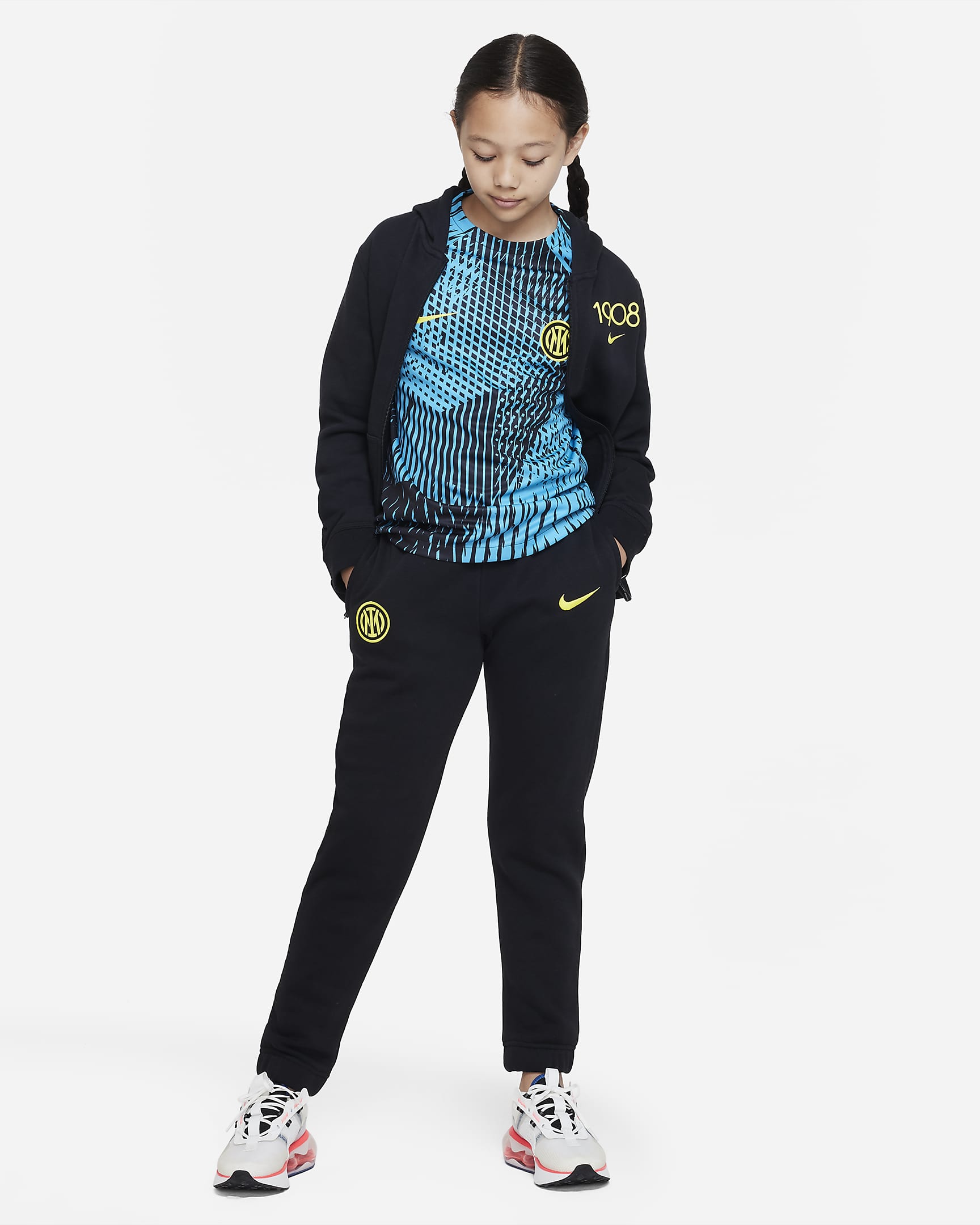 Inter Milan Older Kids' Nike Dri-FIT Pre-Match Football Top. Nike SK