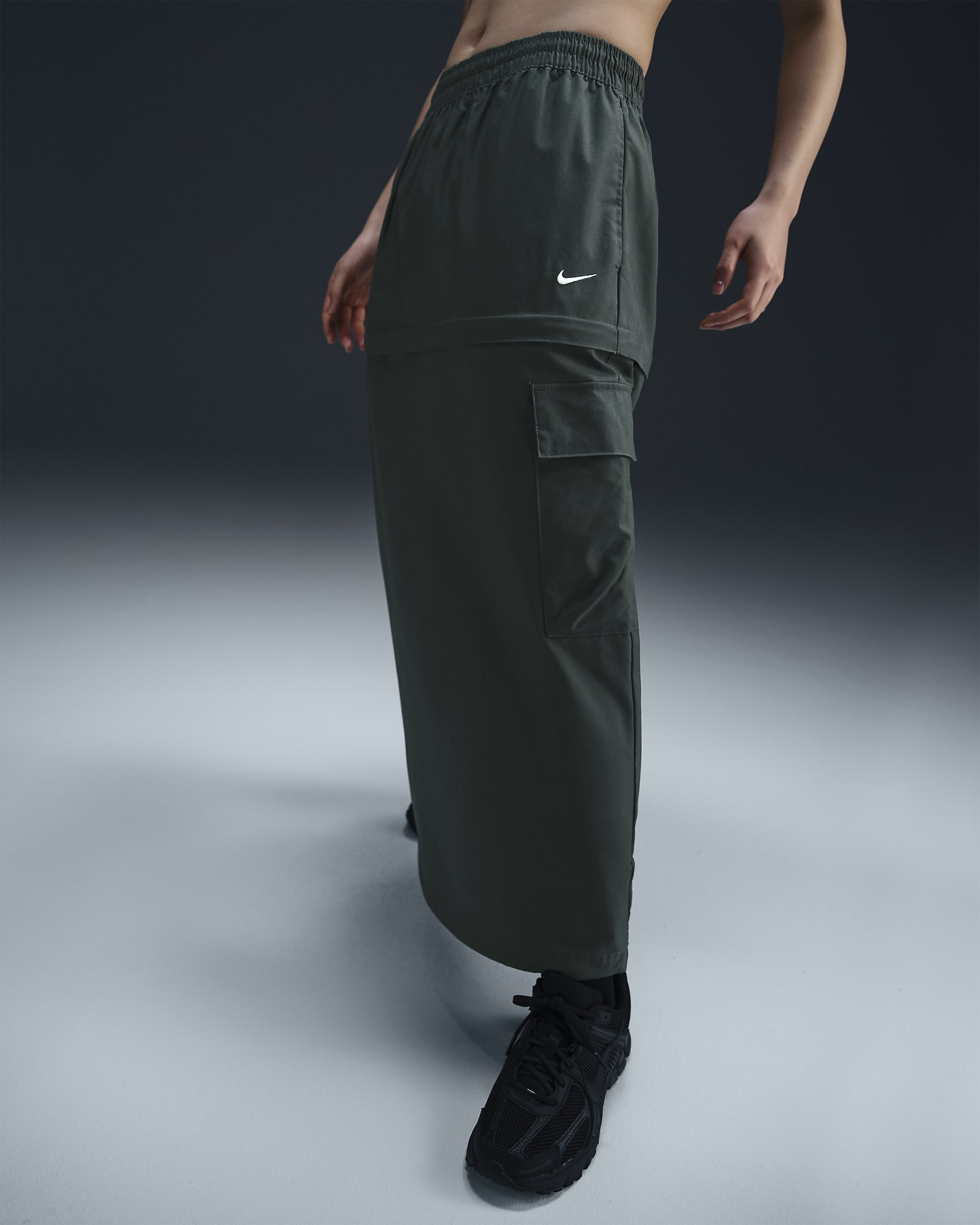 Nike Sportswear Essential Women's Mid-Rise Woven Cargo Midi Skirt. Nike UK