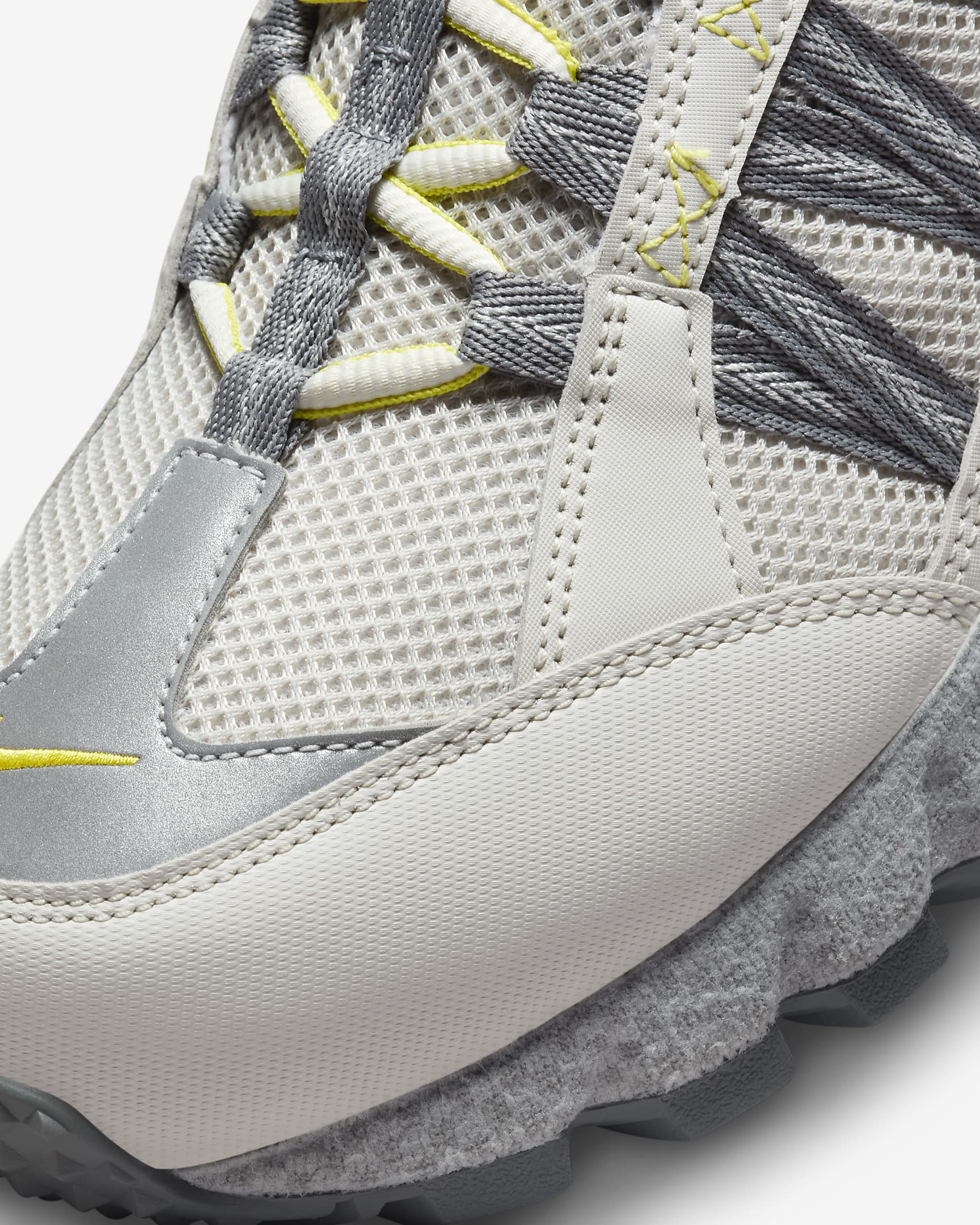 Nike Air Humara Shoes. Nike LU