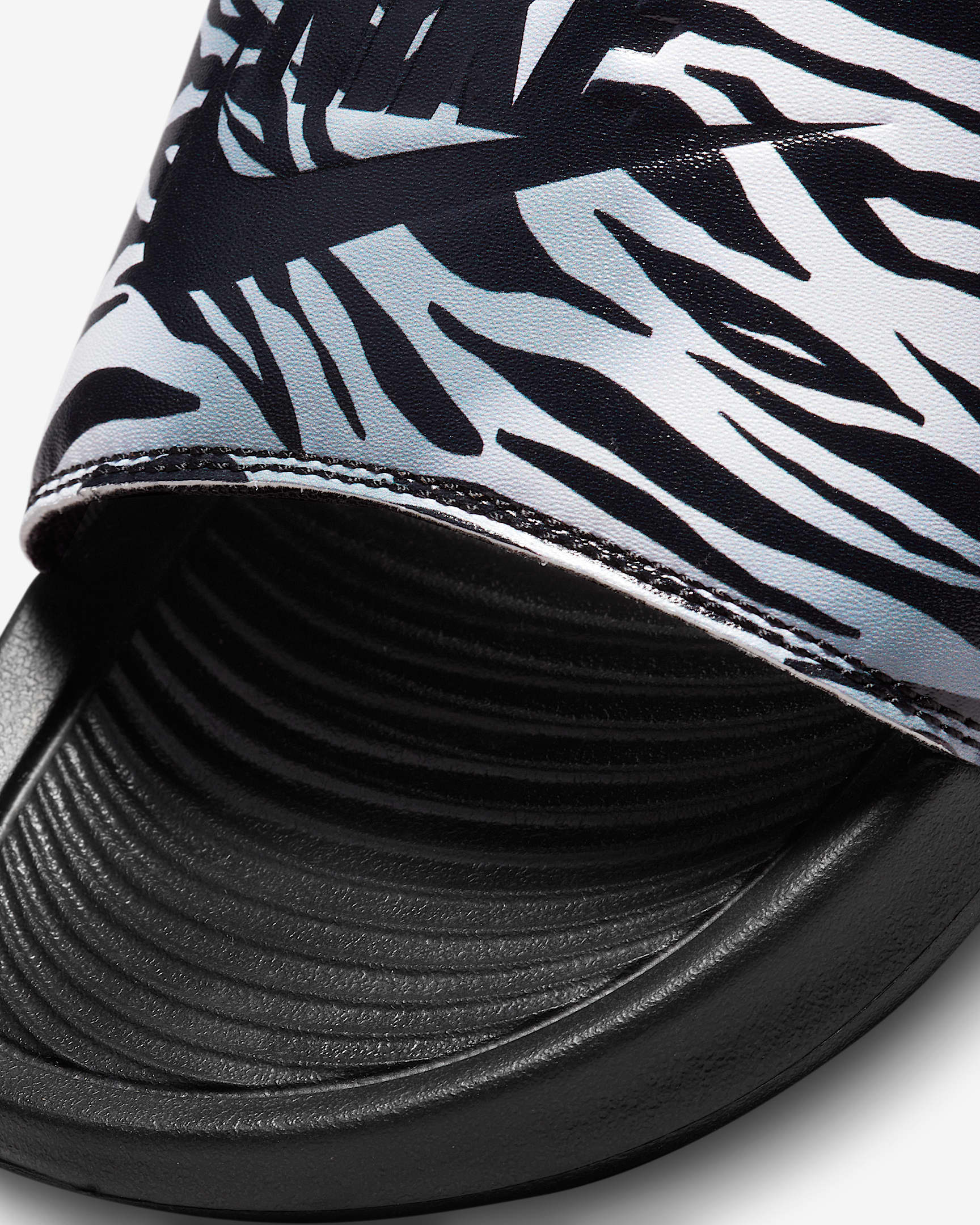 Nike Victori One Women's Print Slides. Nike LU