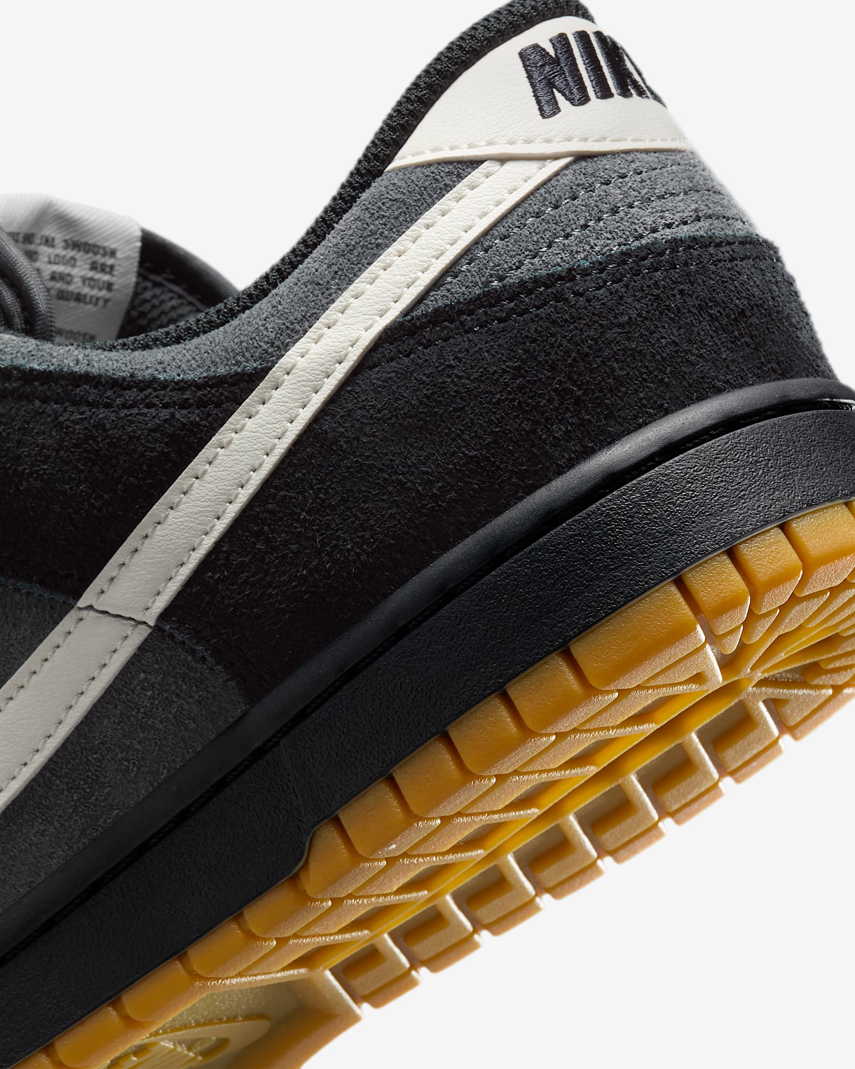 Nike Dunk Low Retro SE Men's Shoes. Nike IN