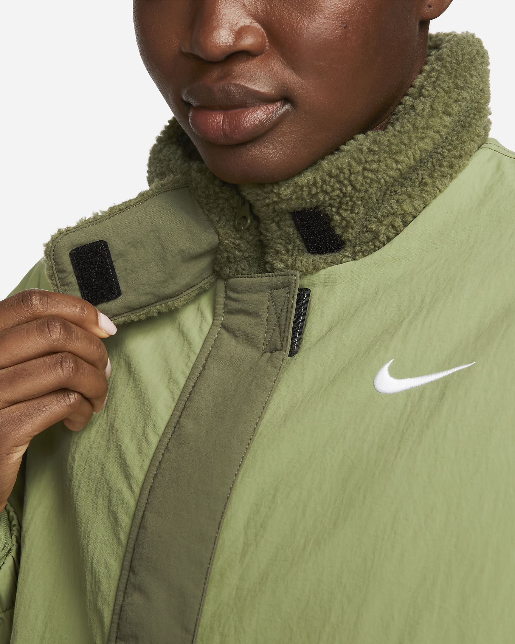 Nike Sportswear Essential Women's Woven Fleece-Lined Jacket. Nike NL