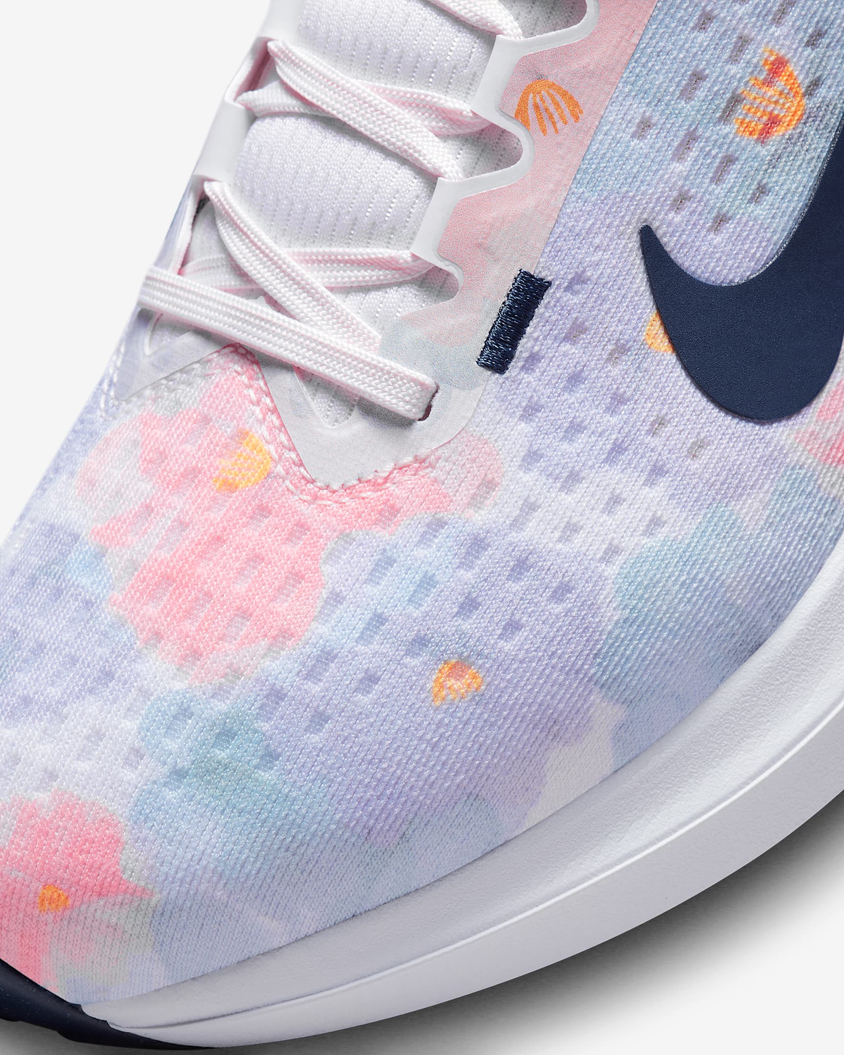 Nike Winflo 10 Premium 女款路跑鞋。Nike TW