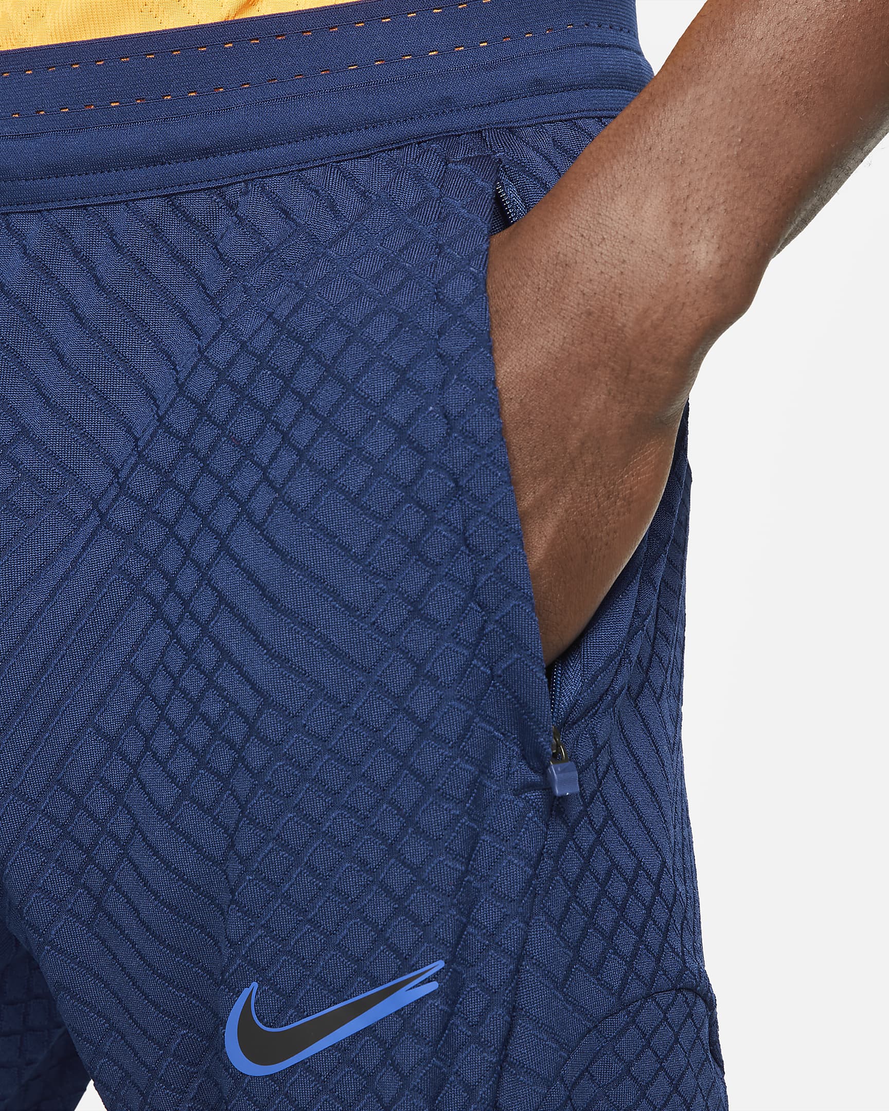 F.C. Barcelona Strike Elite Men's Nike Dri-FIT ADV Knit Football Pants. Nike NO