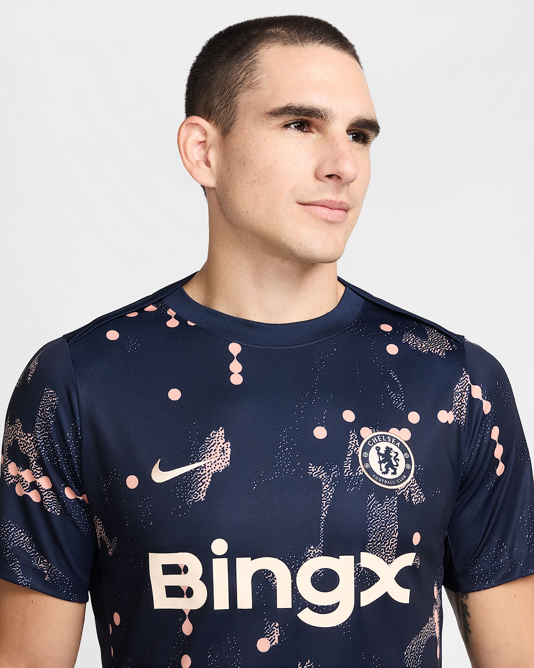 Chelsea F.C. Academy Pro SE Men's Nike Dri-FIT Football Pre-Match Short-Sleeve Top. Nike CA