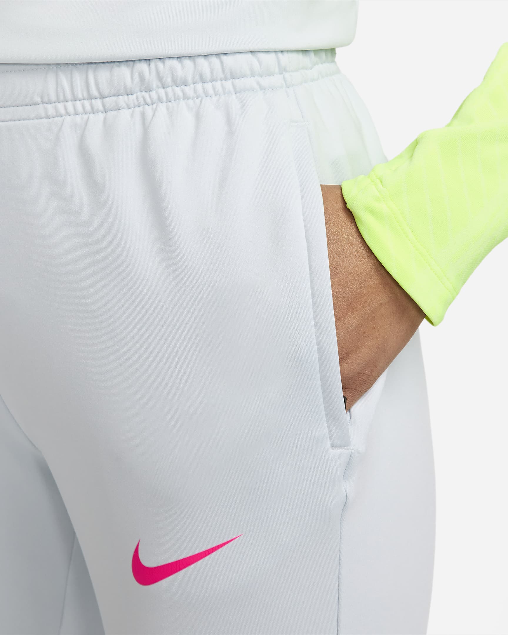 Nike Dri-FIT Strike Women's Football Trousers. Nike SE