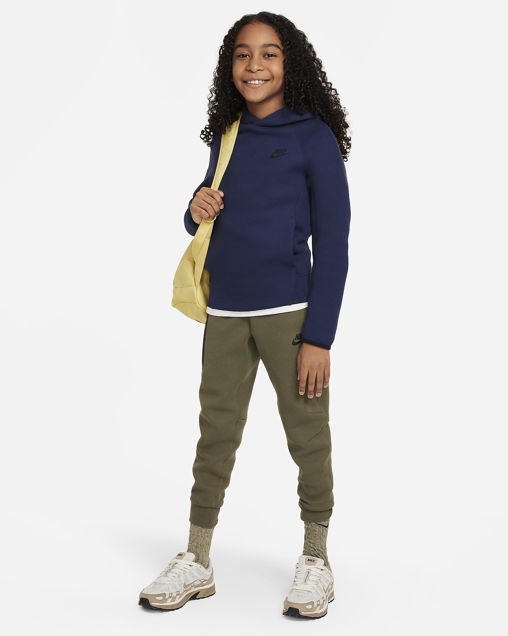 Sweat à capuche Nike Sportswear Tech Fleece pour ado (garçon). Nike CA