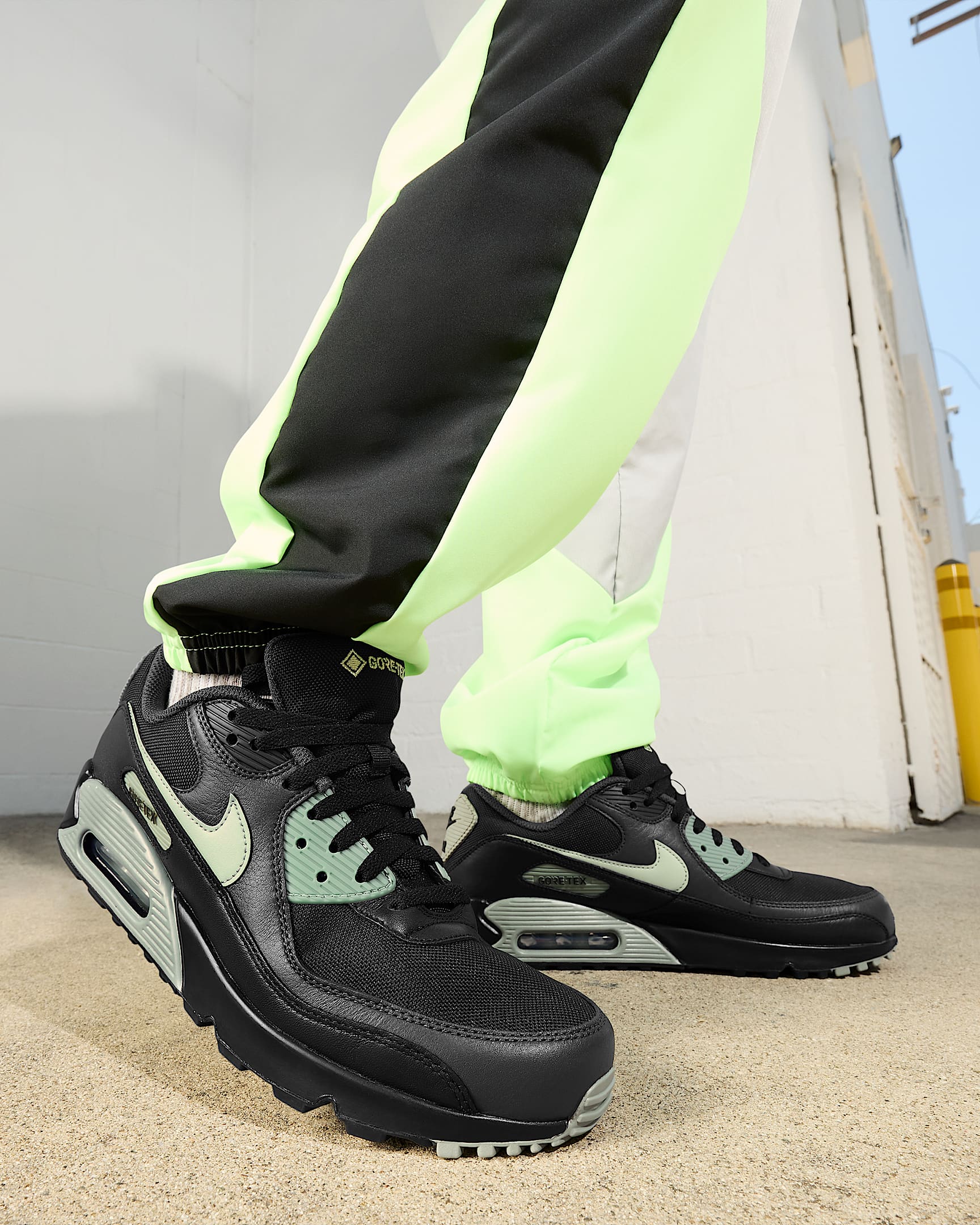Nike Air Max 90 GORE-TEX Men's Shoes. Nike ID