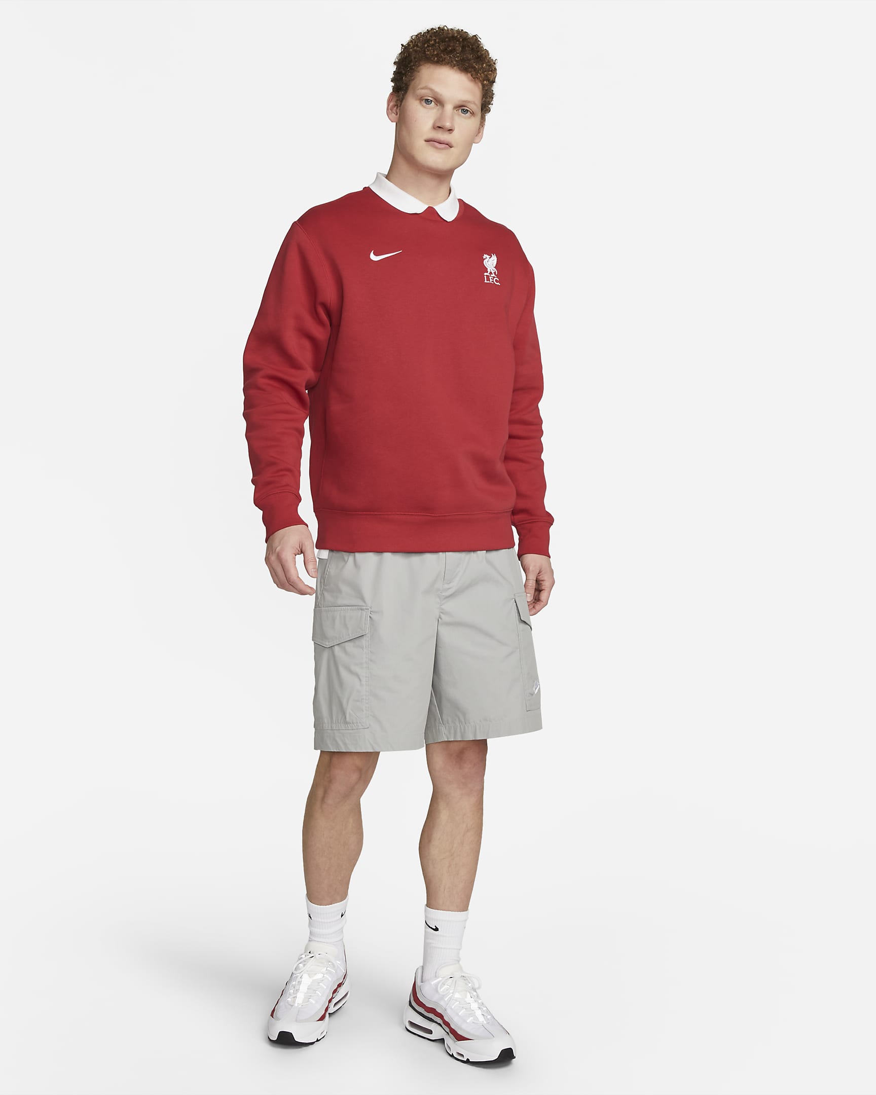 Liverpool F.C. Club Fleece Men's Nike Football Crew-Neck Sweatshirt. Nike MY